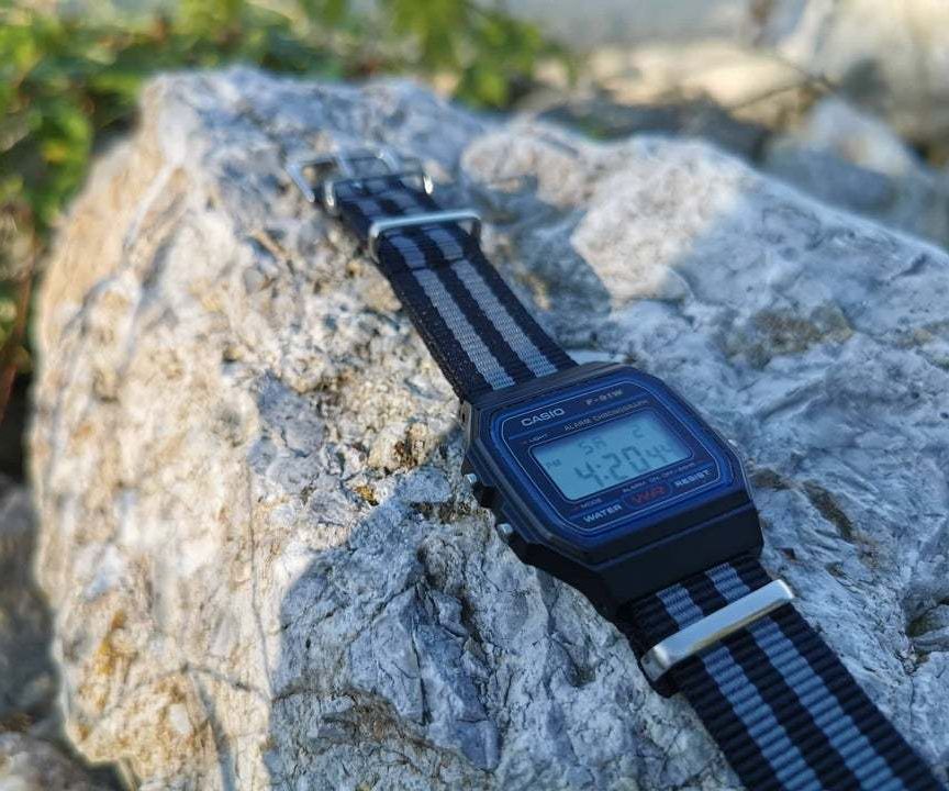 Casio F91W Backlight Mod : 3 Steps - Instructables