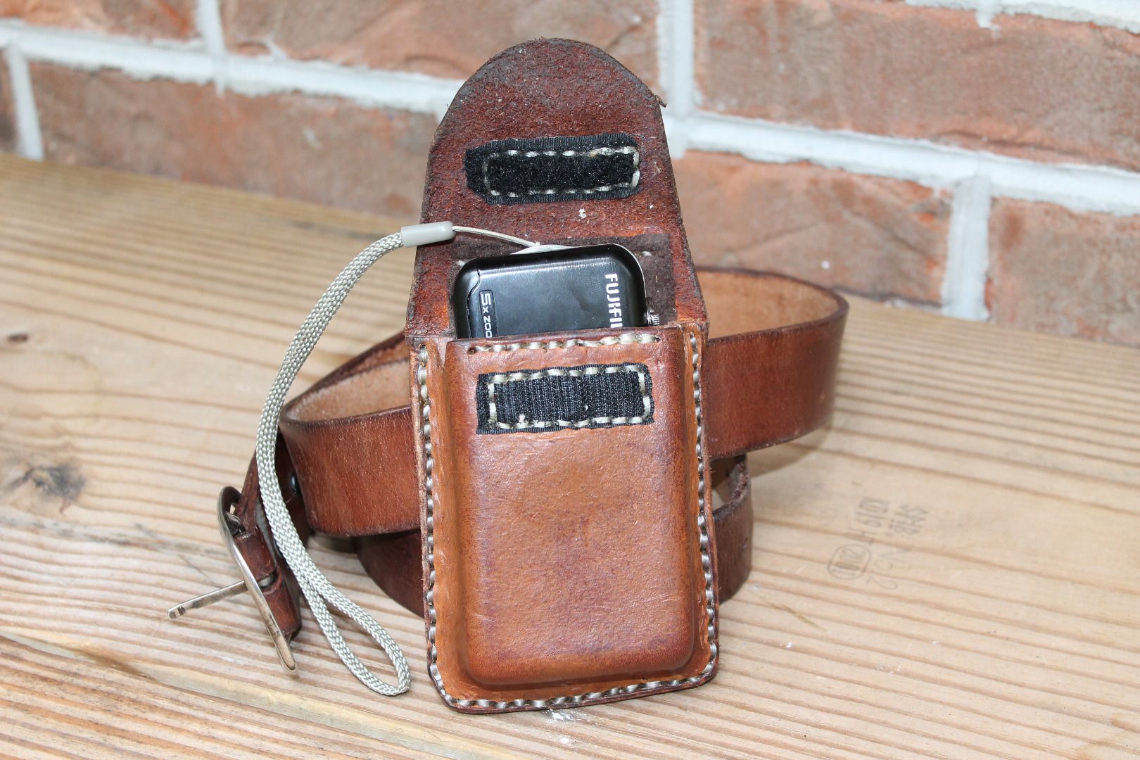 Simple Durable Leather Camera Case : 10 Steps (with Pictures ...
