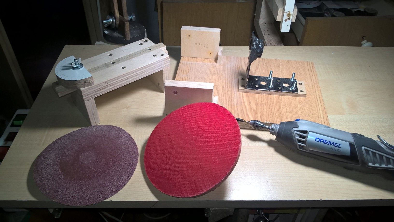 Dremel Disk Sander - Easy and Cheap : 3 Steps - Instructables