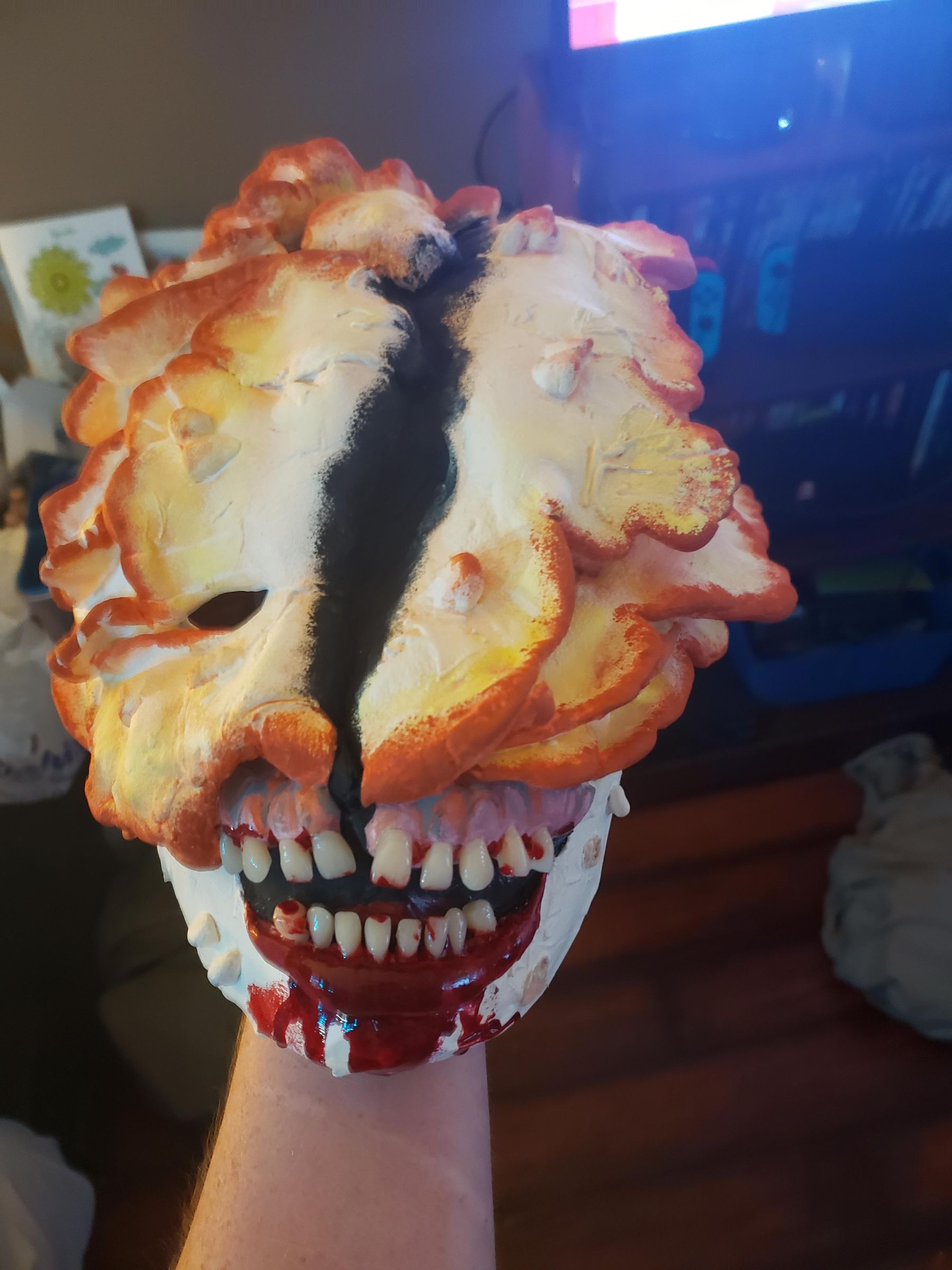 The Last of Us Game Clicker Mask : 10 Steps (with Pictures) - Instructables