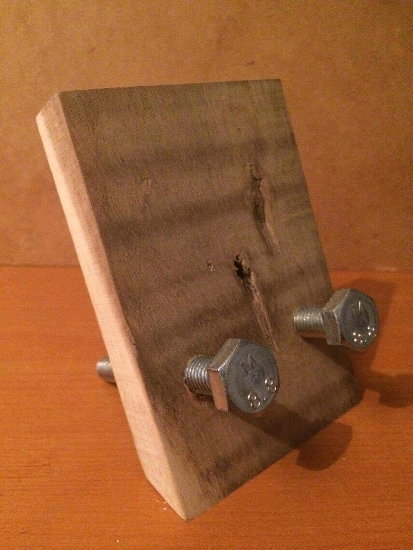Pallet Phone Stand : 5 Steps - Instructables