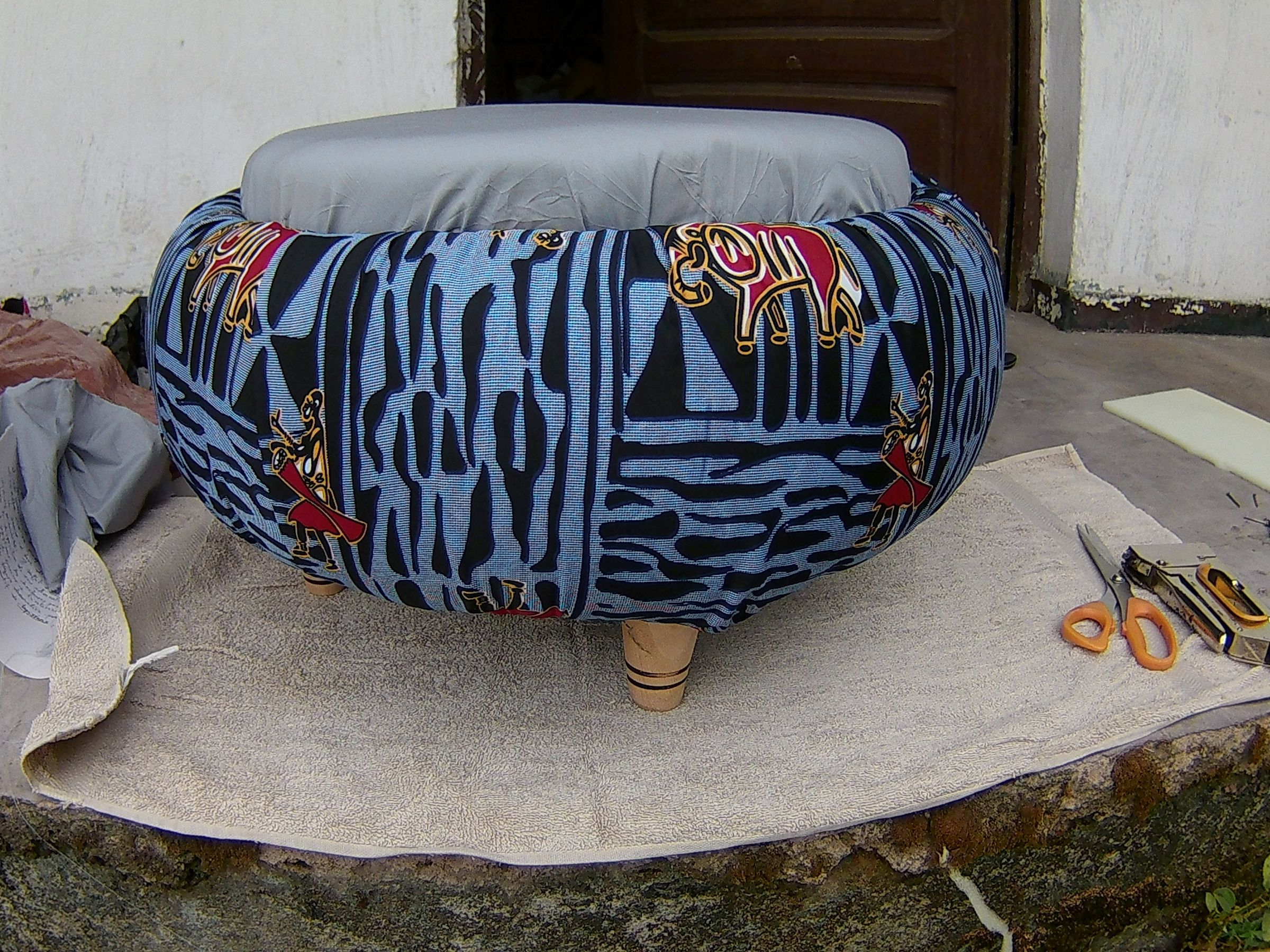 Old Car Tire Stool/Chair/Table : 8 Steps - Instructables