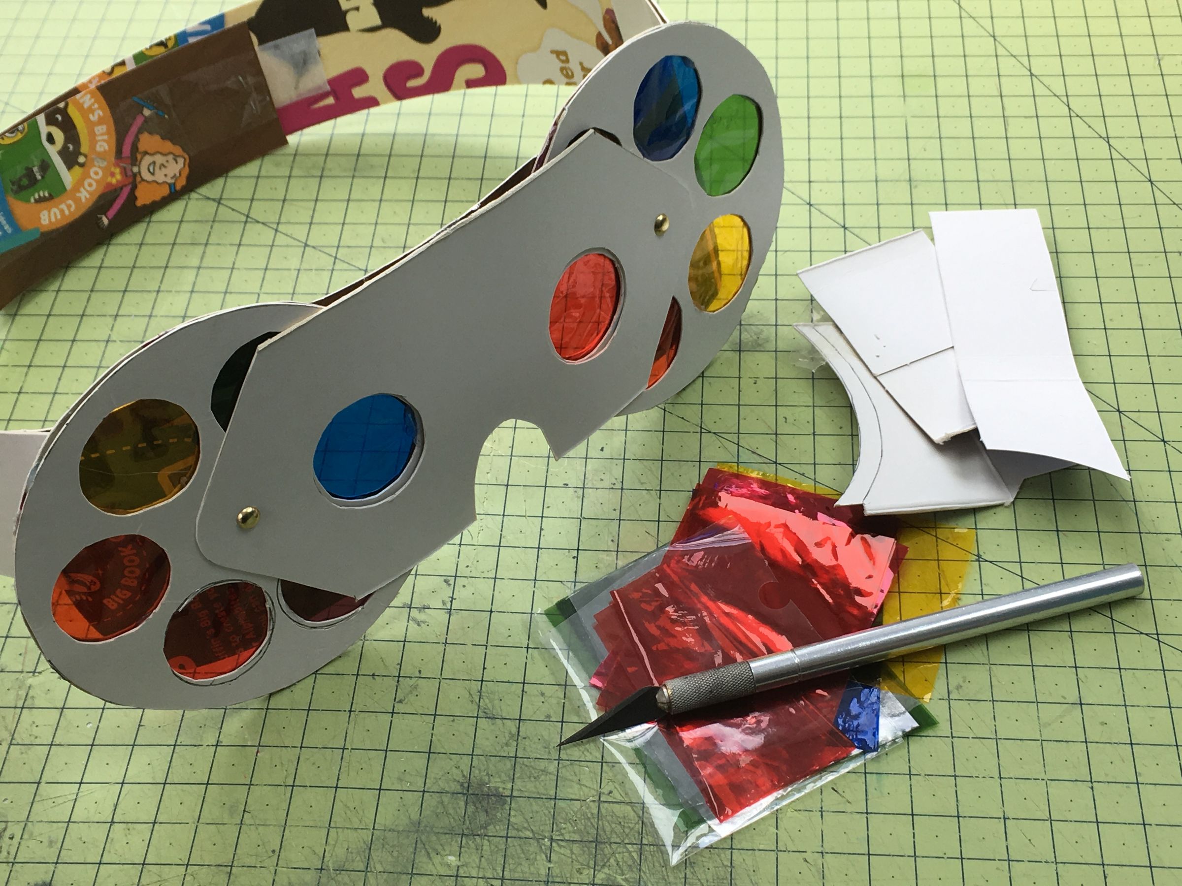 Rainbow Vision Spectacles : 10 Steps (with Pictures) - Instructables