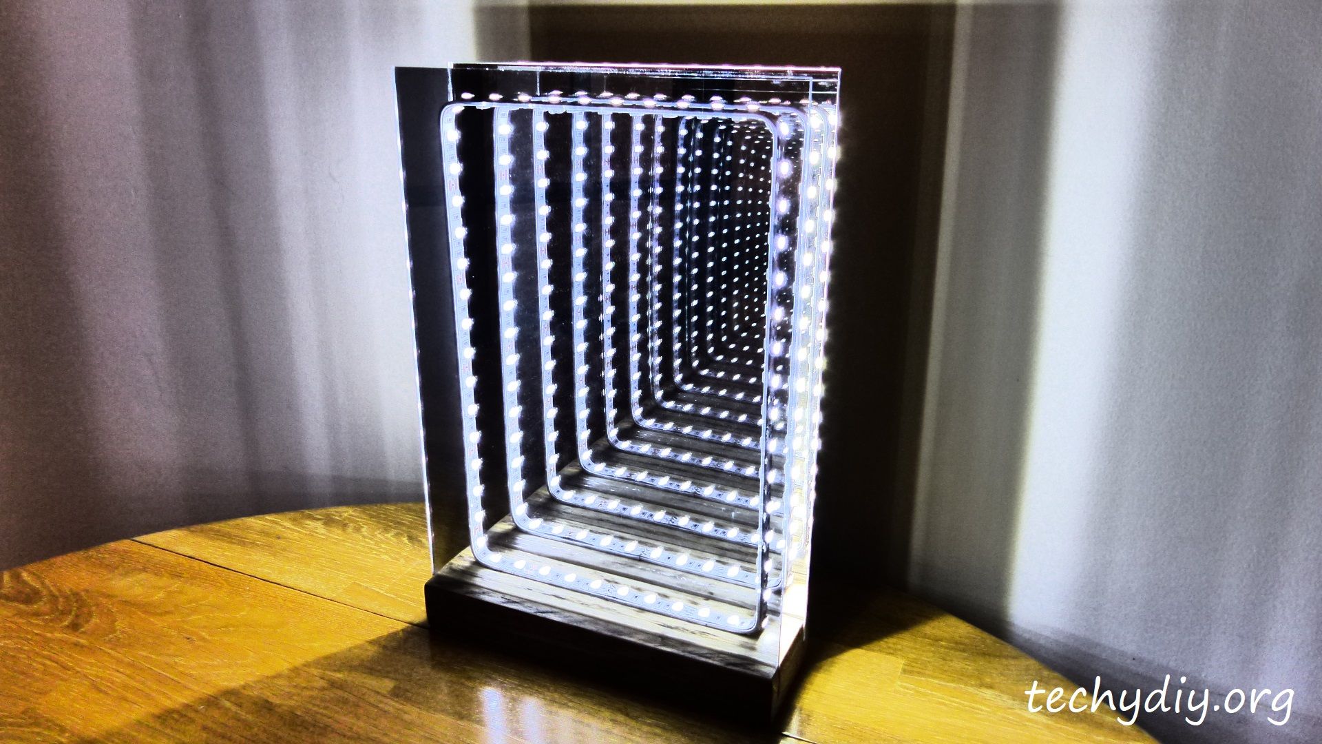 Modern Led Infinity Mirror Table Lamp : 19 Steps (with Pictures) - Instructables
