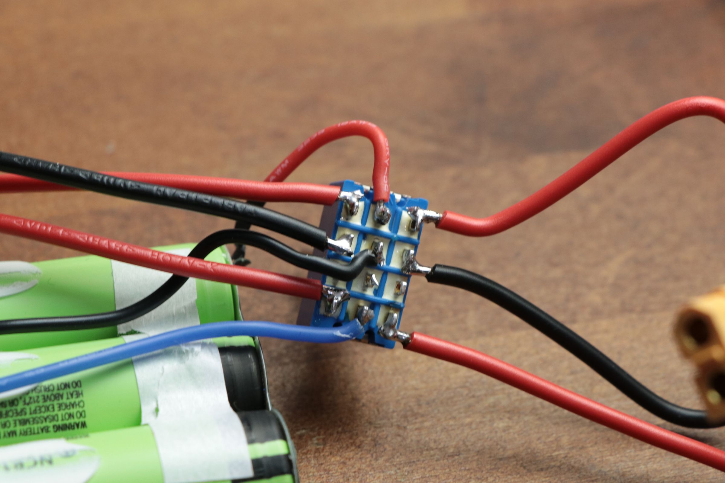 Adding a Fast Charge Feature to a Powerbank : 5 Steps (with Pictures ...