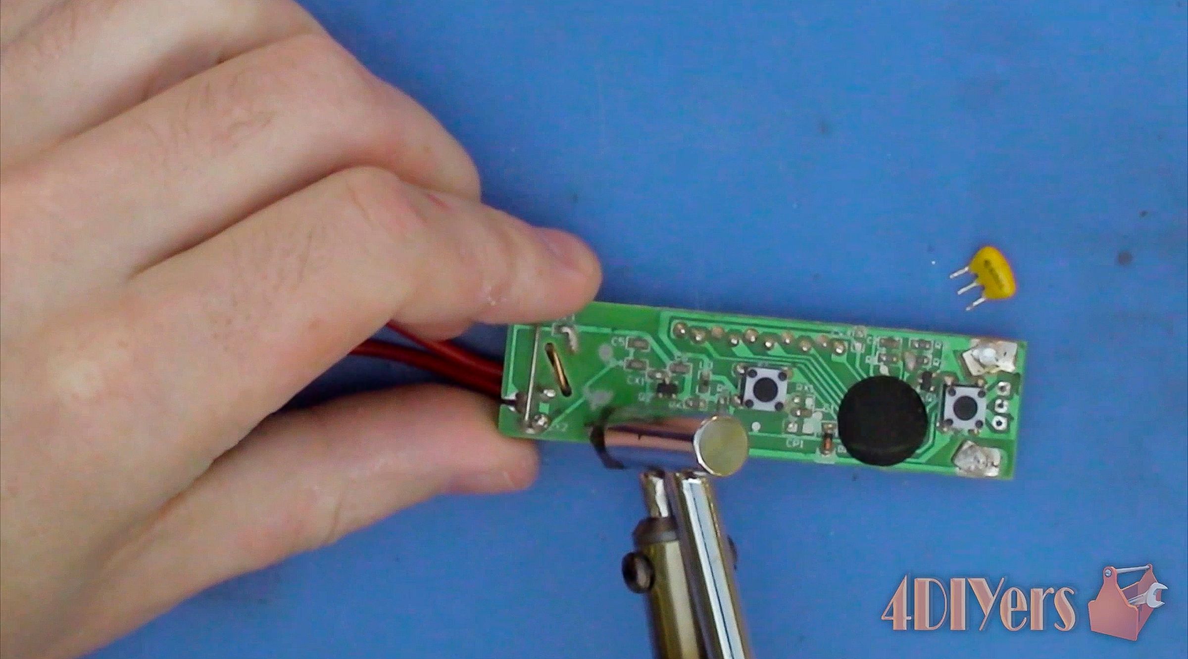 How to Desolder Electronic Components : 5 Steps (with Pictures ...