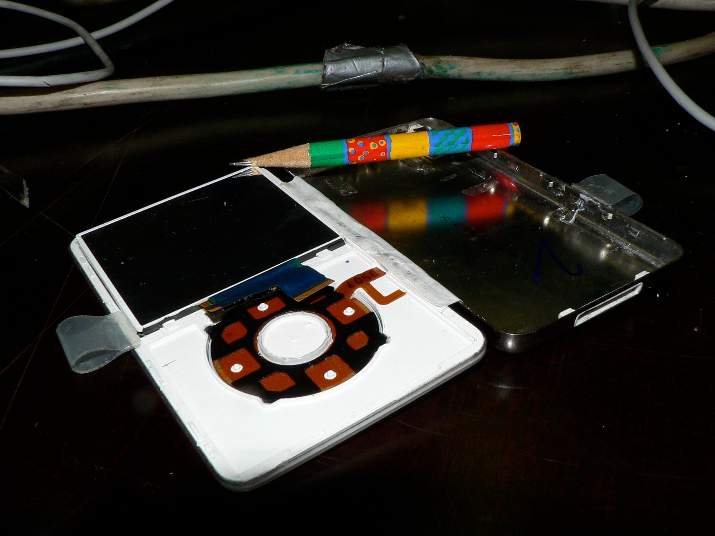 How to Hack an Ipod Into a Case for an HPDA, Cigarettes, Money ...