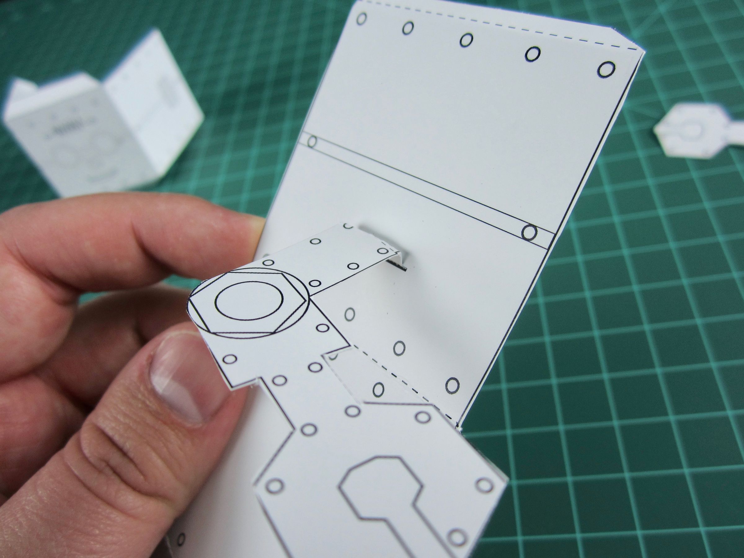 Move and Blink Paper Robot : 10 Steps (with Pictures) - Instructables