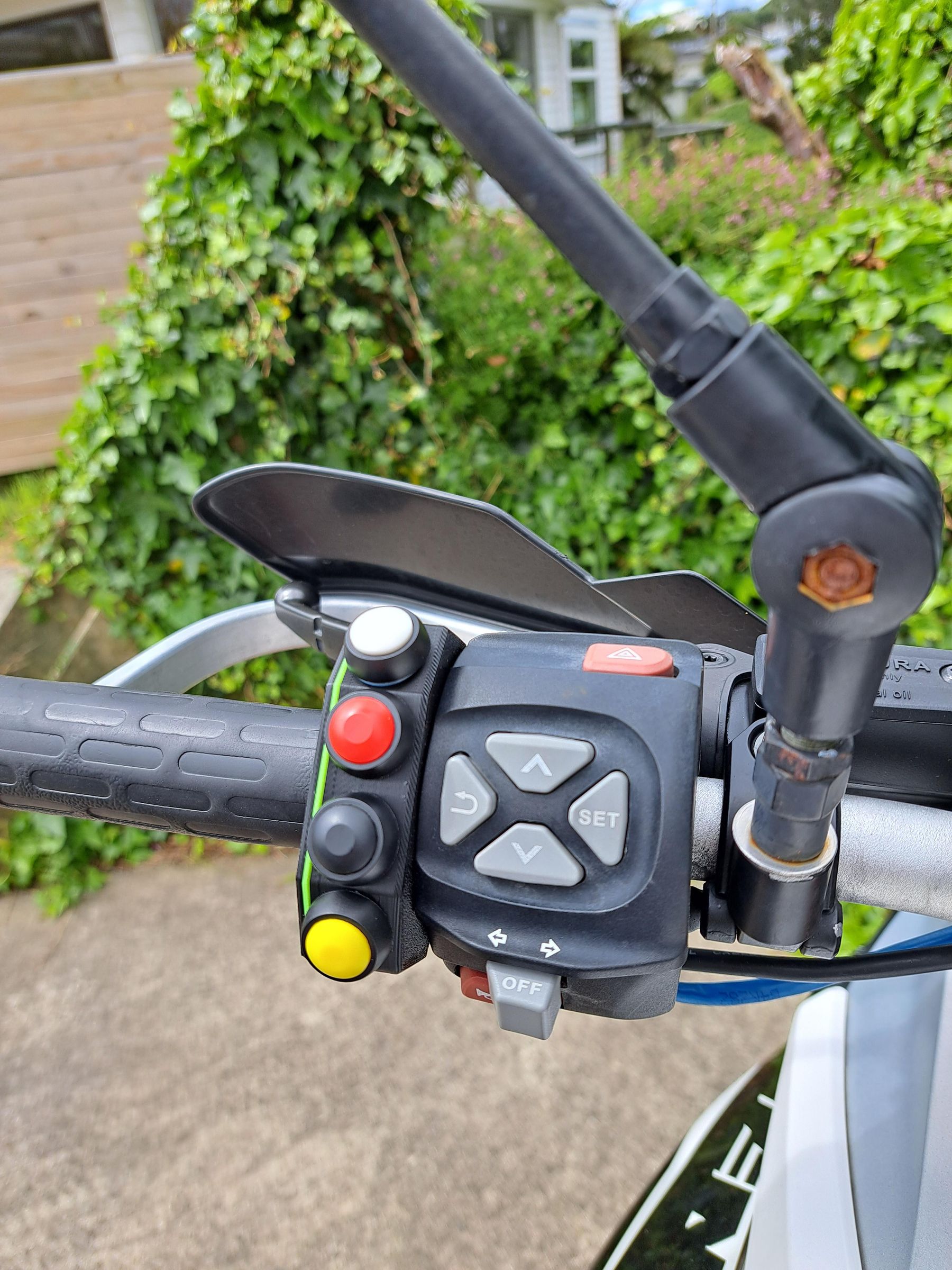 Bluetooth Navigation / Digital Roadbook Controller (4 Buttons / 2 ...