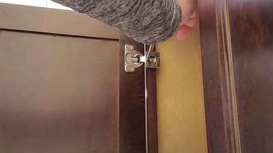 DIY Soft Close Hinges! | Cabinet Hinge Installation Demo : 5 Steps ...