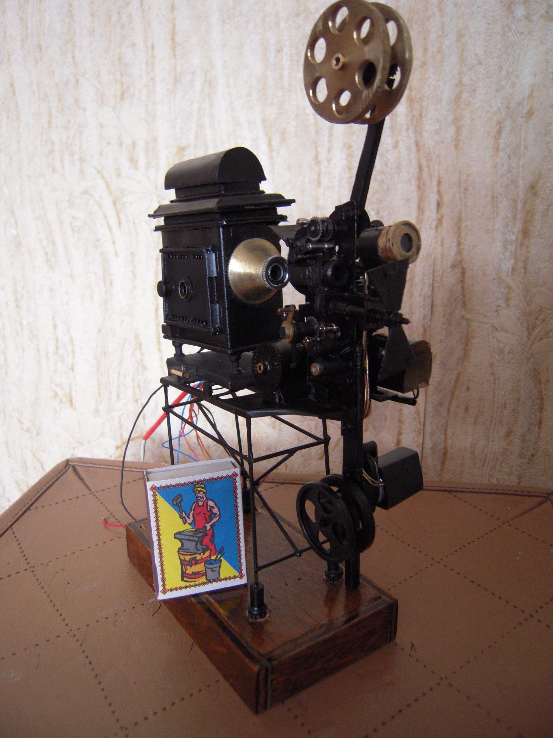 A Miniature Working Model of a Film Projector - Instructables