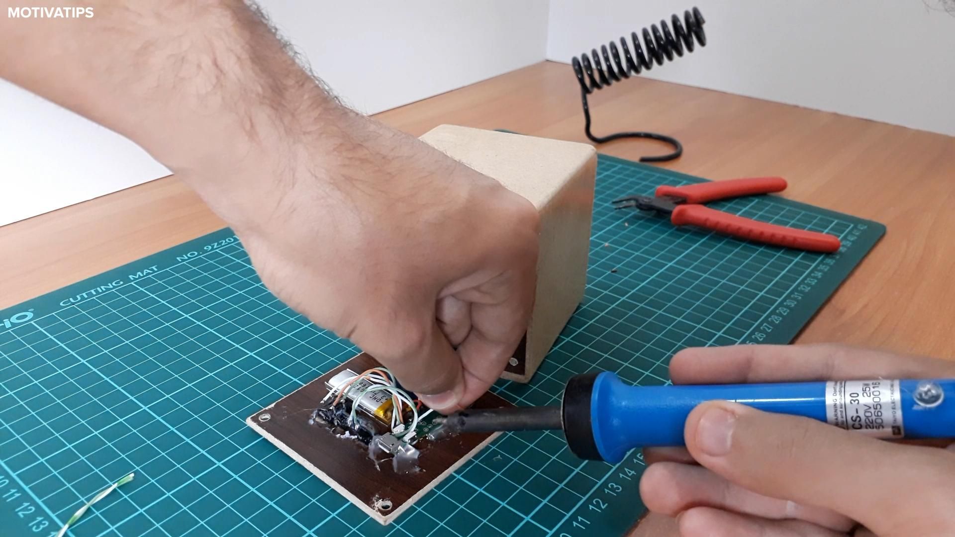 DIY Bluetooth Speaker (how-to) : 4 Steps (with Pictures) - Instructables