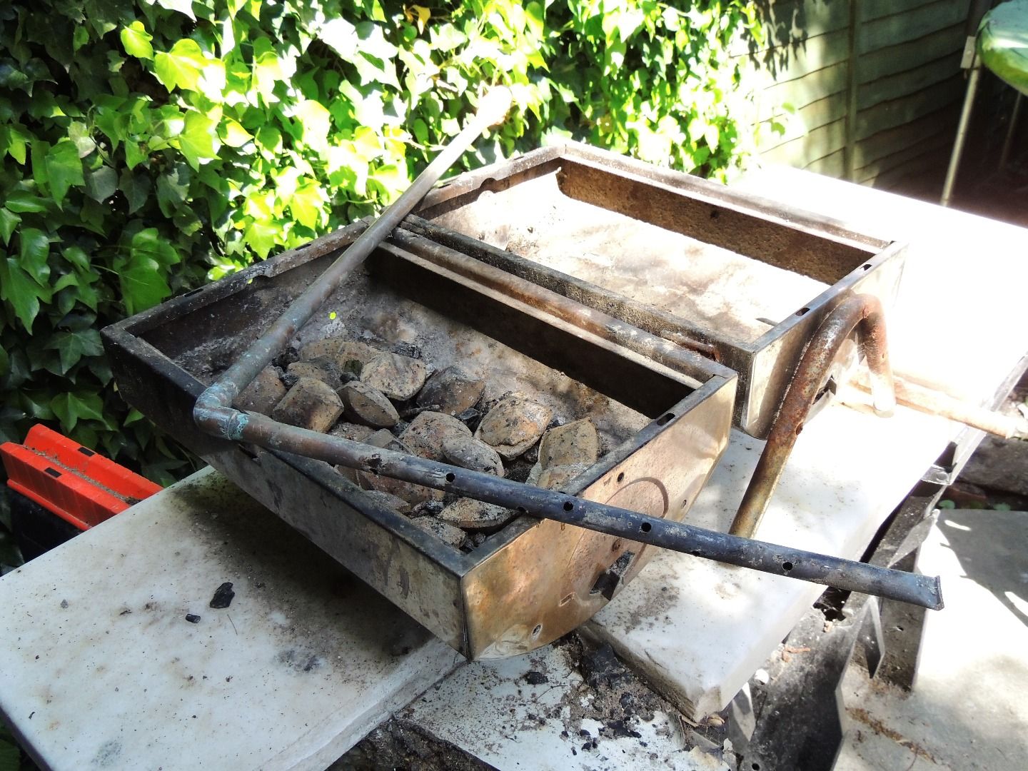 DIY Blacksmithing - Converting Your Barbecue Into a Forge Then Using It ...