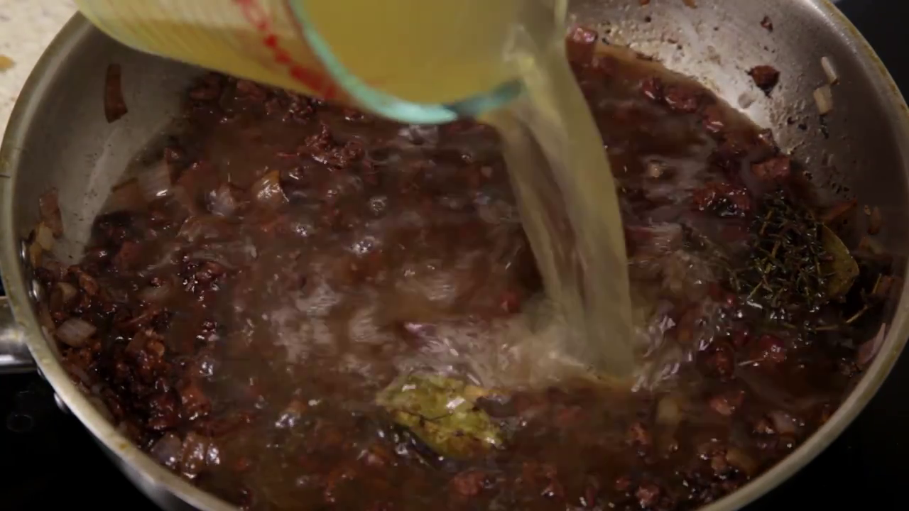 How to Cook a Red Wine Reduction Sauce : 10 Steps - Instructables