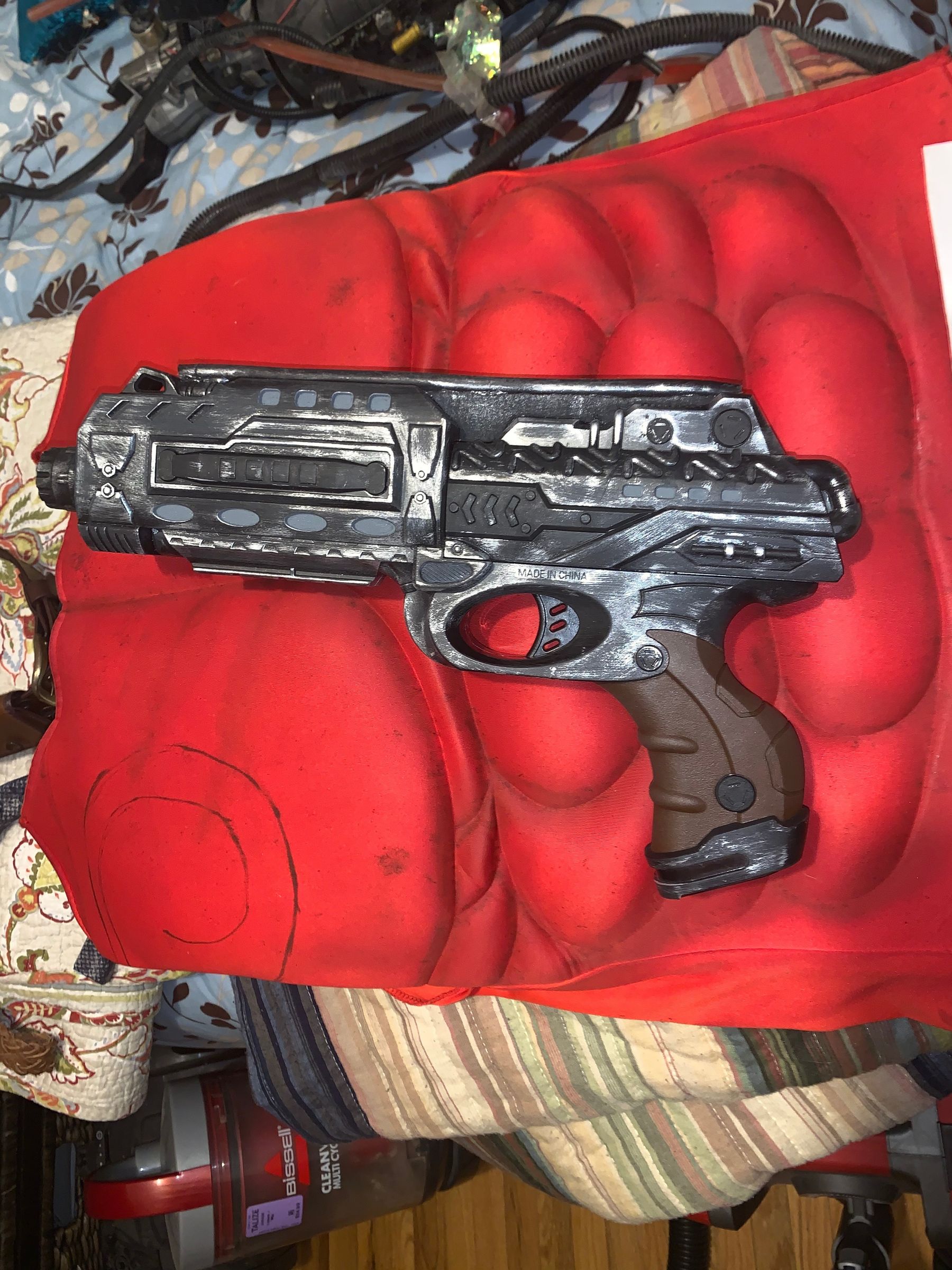 Hellboy Costume : 4 Steps - Instructables