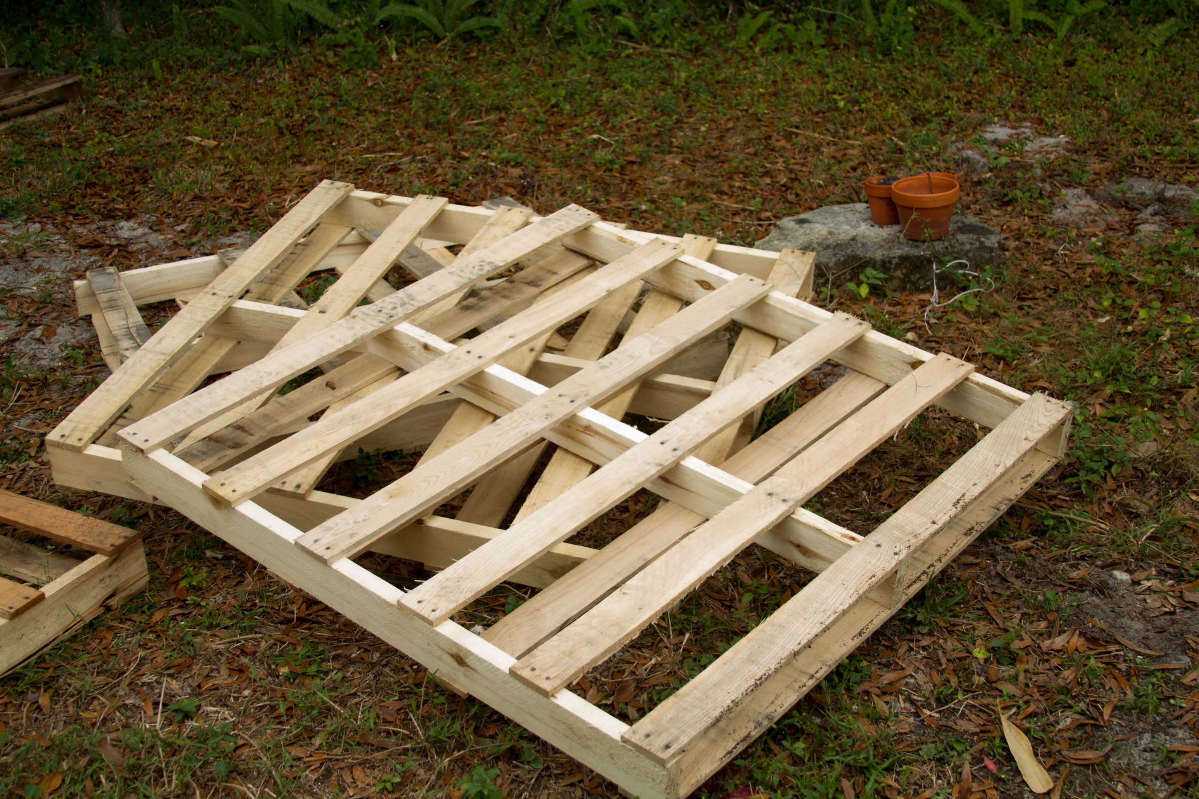 Raised Pallet Garden : 3 Steps (with Pictures) - Instructables