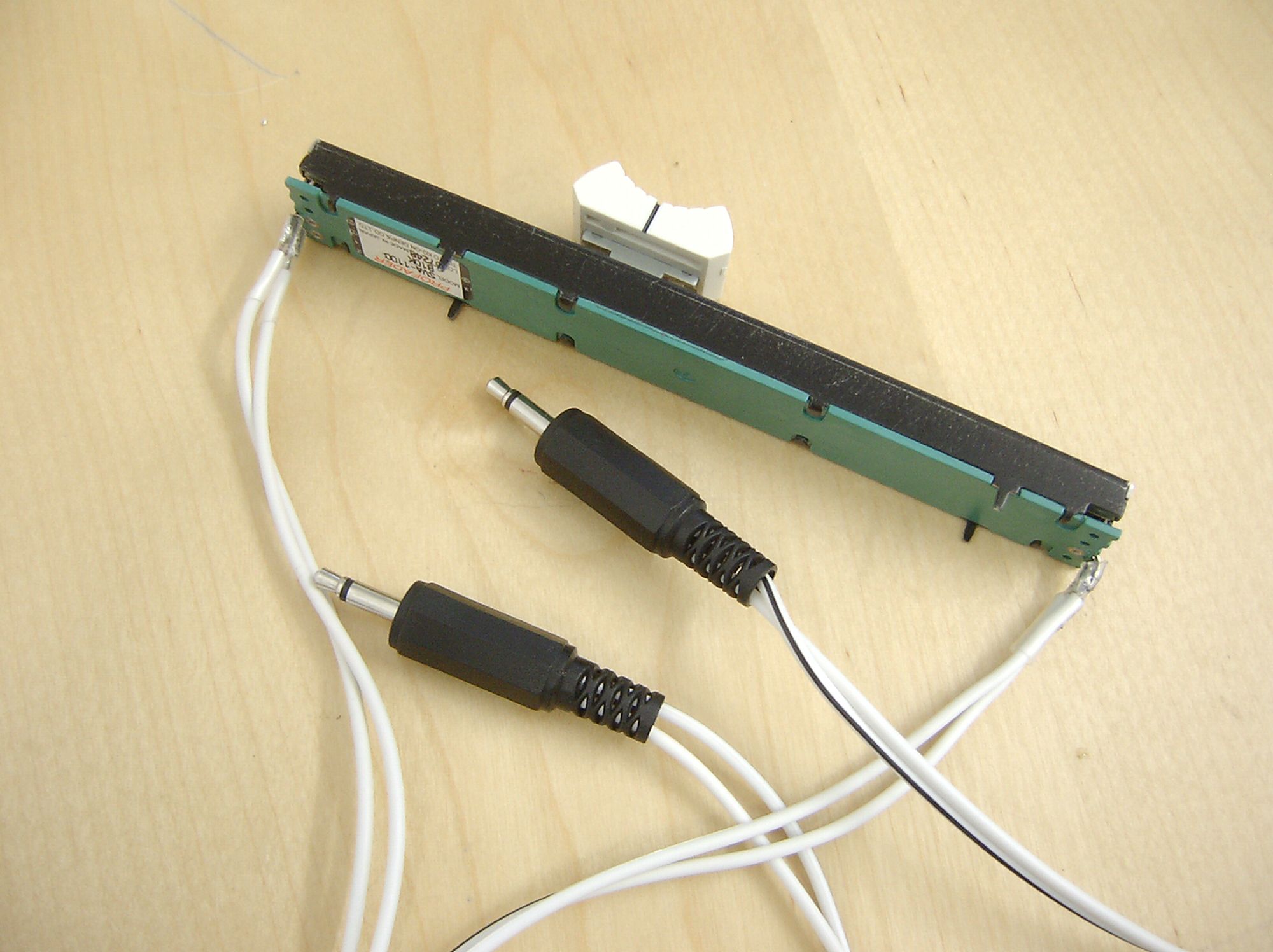 How to Connect a Fader With Audio Input and Output : 14 Steps ...