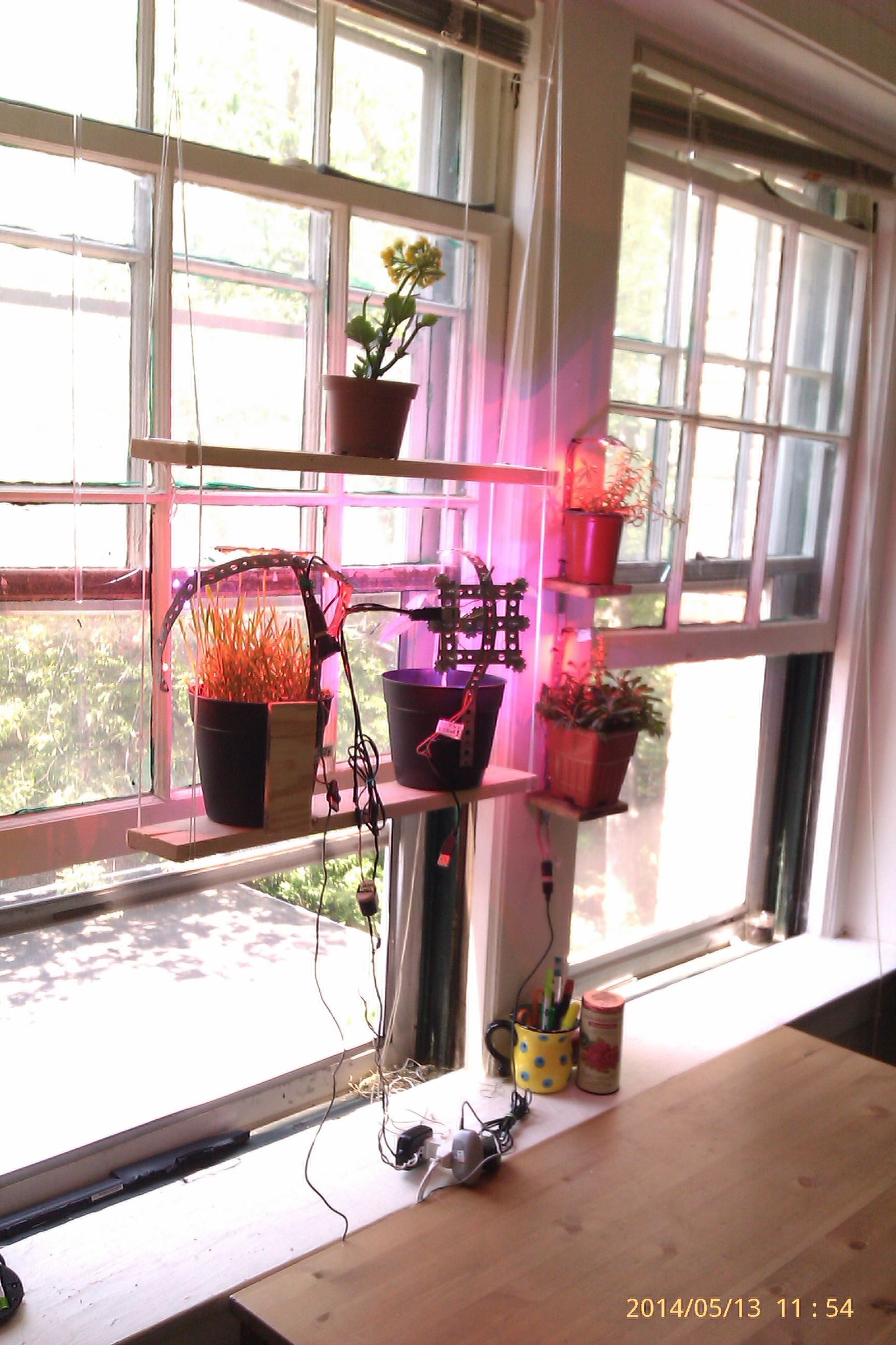 How to Make a Simple Table Light : 4 Steps - Instructables