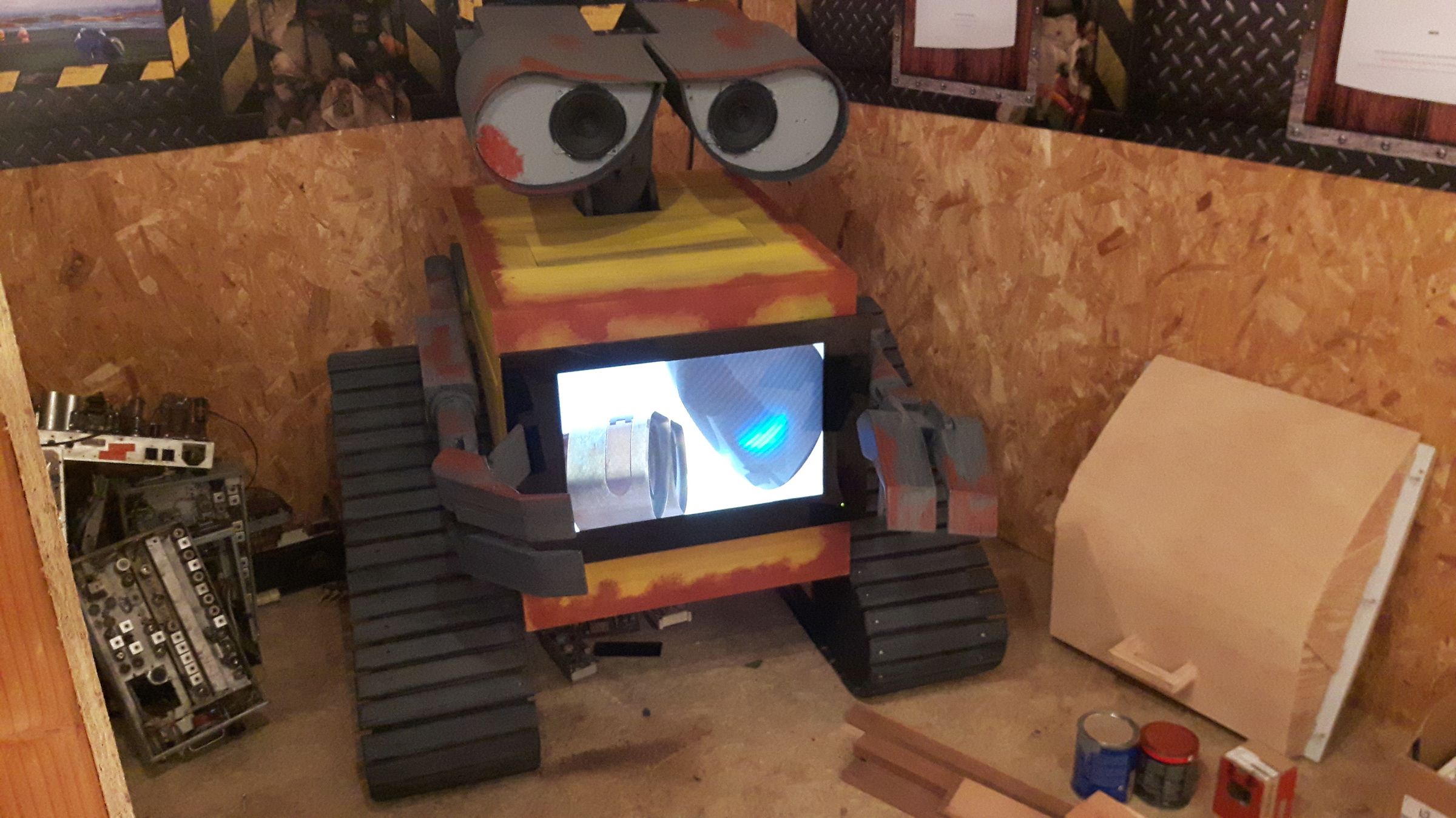 Wall-E!! : 5 Steps (with Pictures) - Instructables
