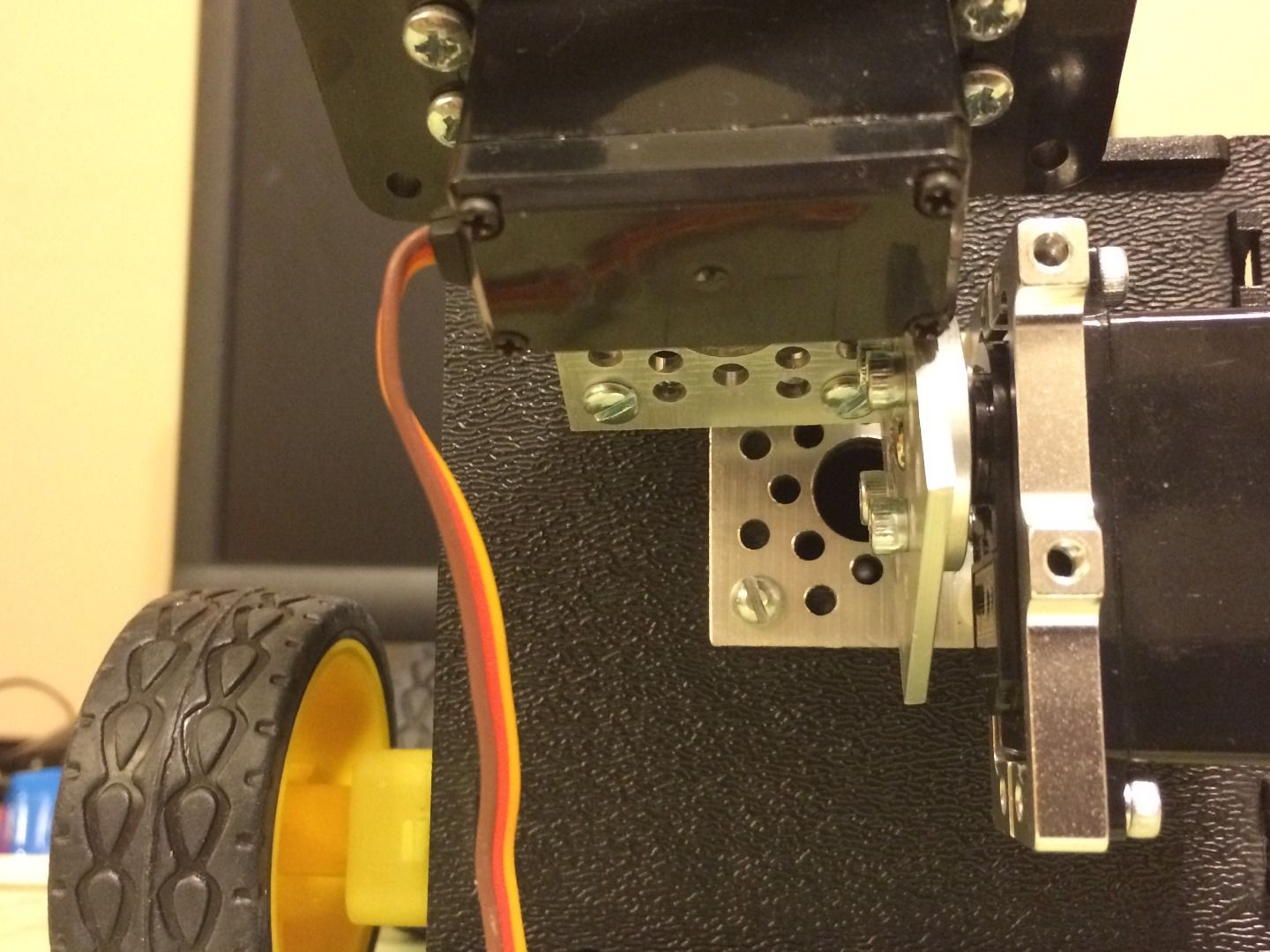 Remote Control Gripper Bot : 16 Steps - Instructables