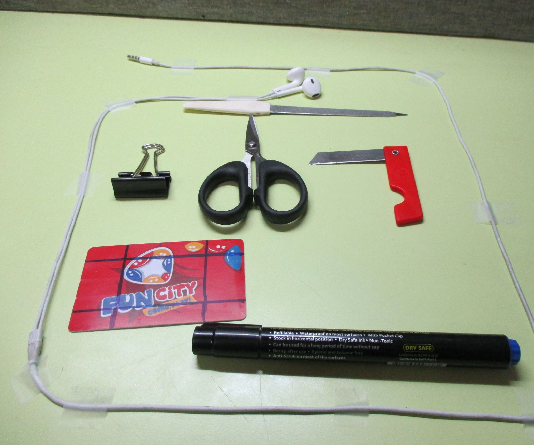 Ear Phone Hack! : 5 Steps - Instructables