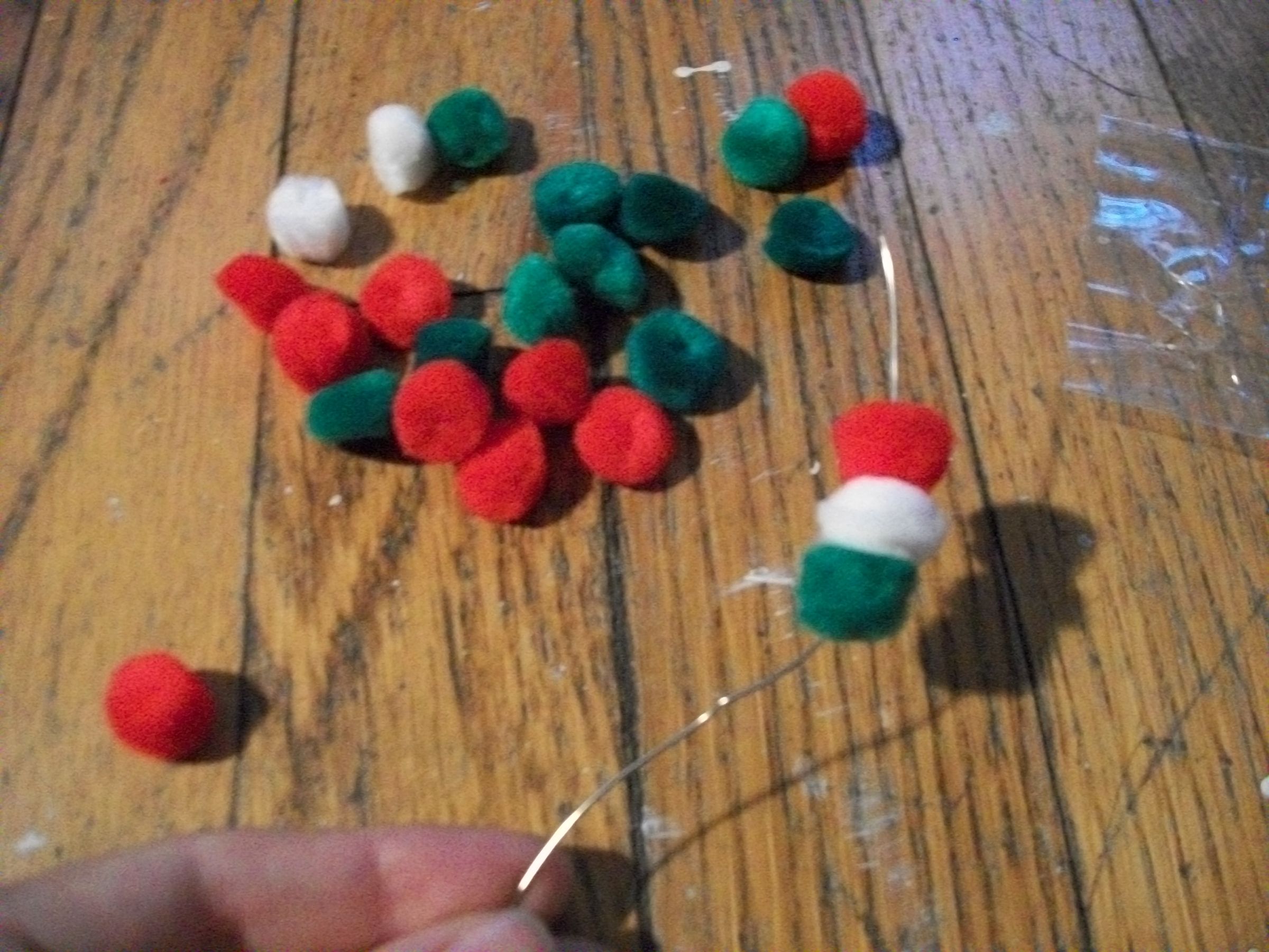 Mini Pom Pom Wreath Ornaments : 7 Steps (with Pictures) - Instructables
