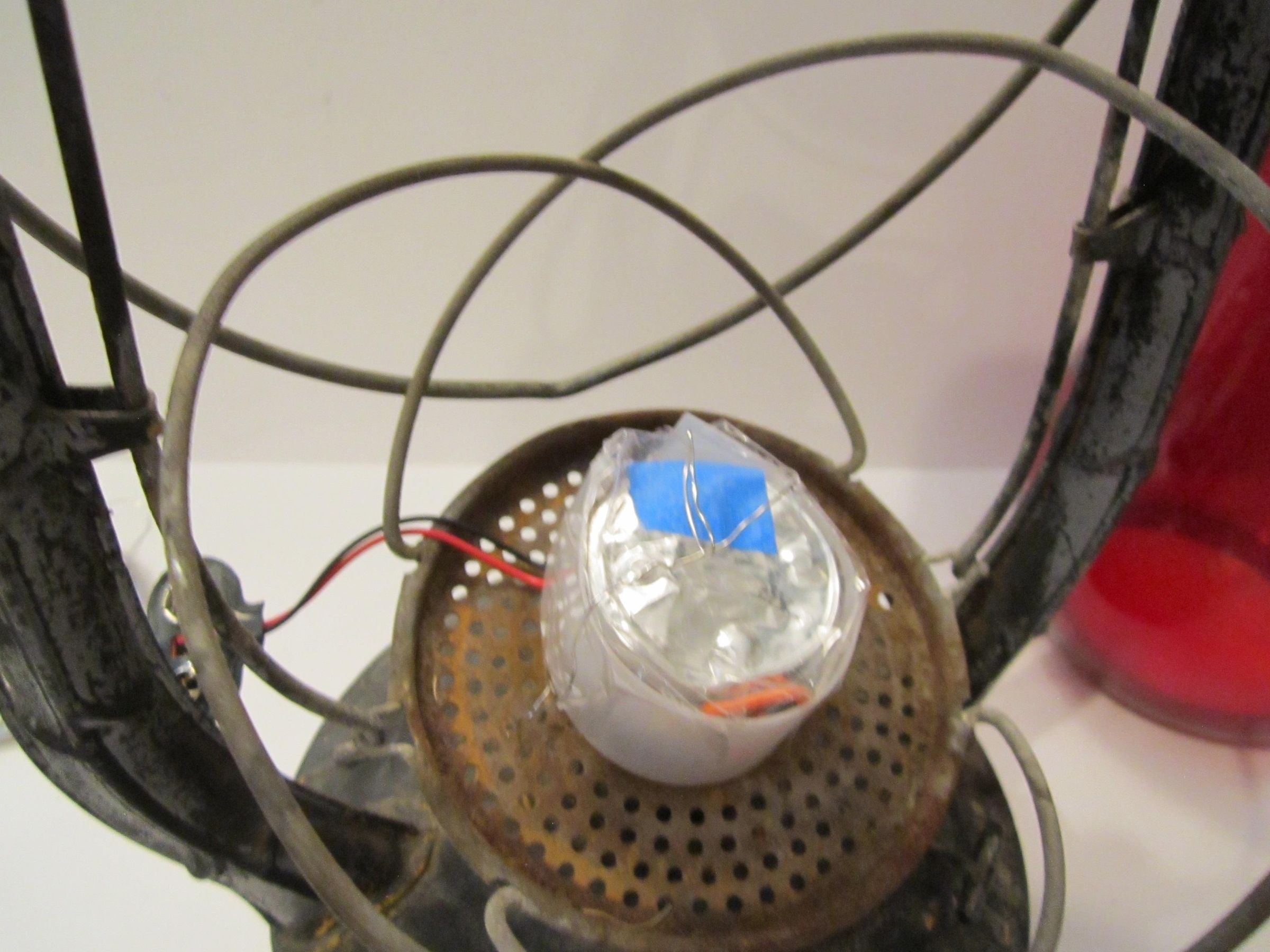 Vintage Monarch Barn Lamp Modification : 4 Steps - Instructables