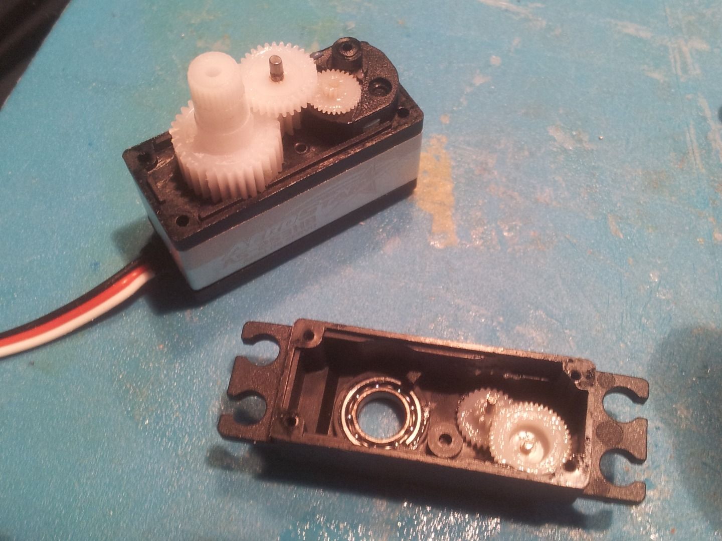 Continuos Rotation RC Servo : 3 Steps (with Pictures) - Instructables