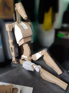 Cardboard Lifesize Battle Droid From Star Wars : 5 Steps - Instructables