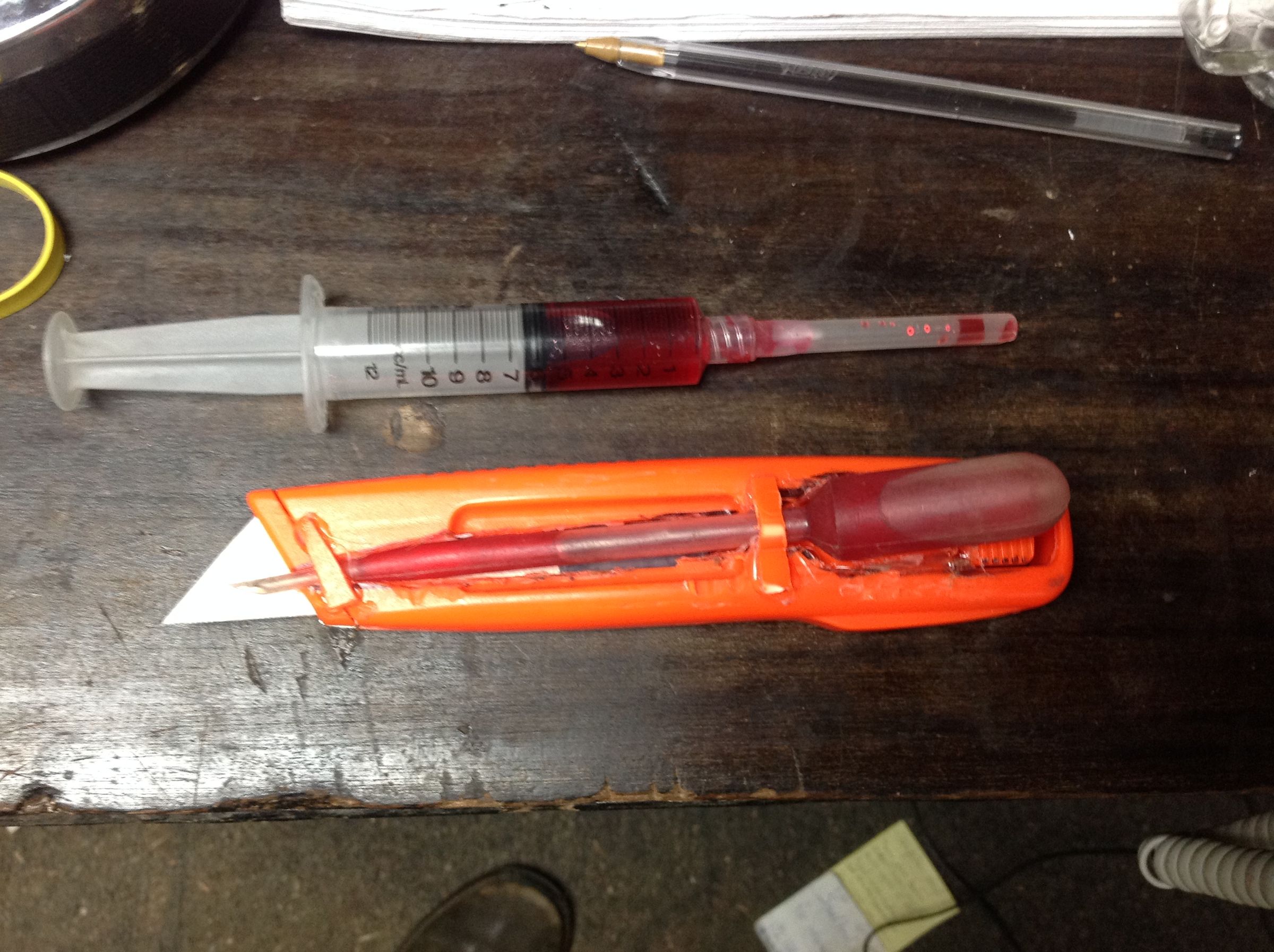 Blood Squirting Box Cutter Prop : 11 Steps (with Pictures) - Instructables