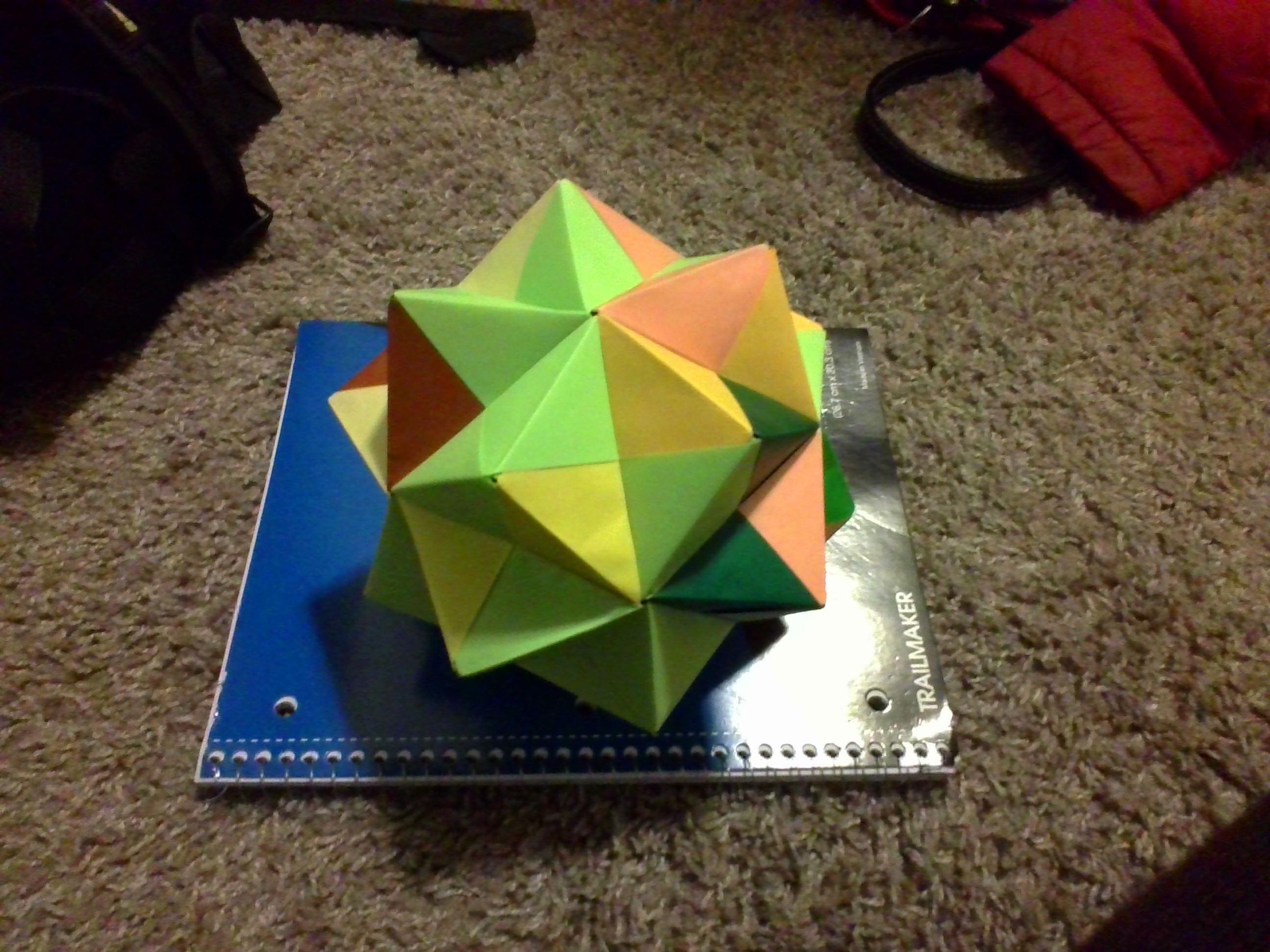 Post-It Origami Icosahedron : 11 Steps - Instructables