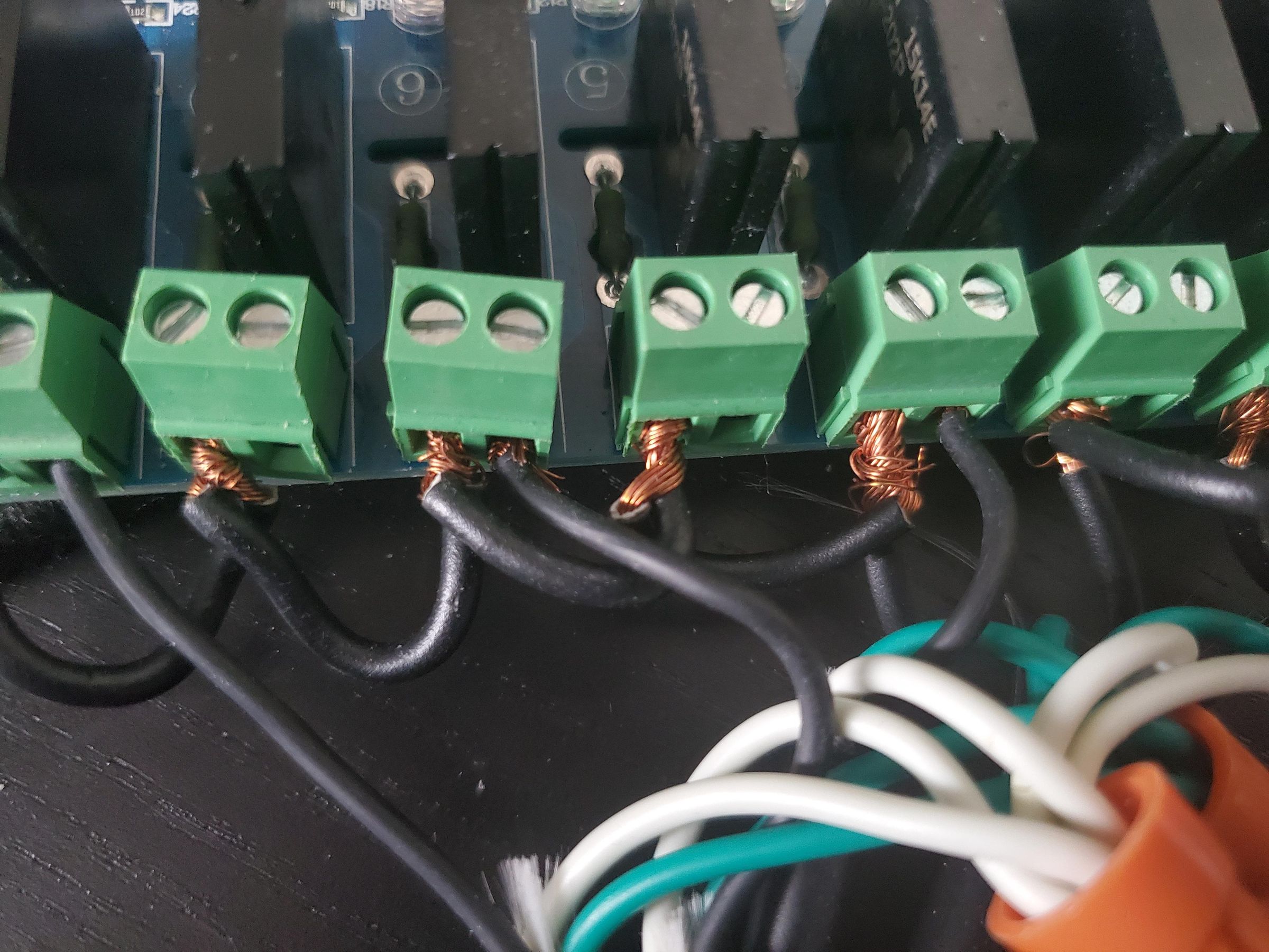 How to Sync Music to Christmas Lights Using a Raspberry Pi and LightShowPi : 10 Steps ...