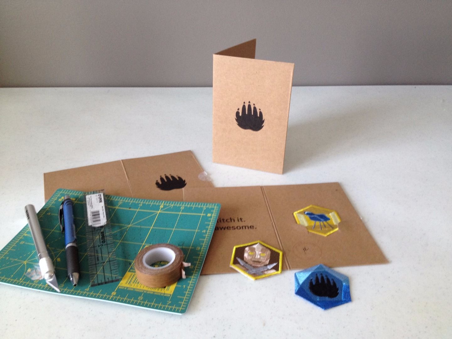 How to Repurpose a Diy.org Patch Mailer Into a Patch Stand : 5 Steps ...