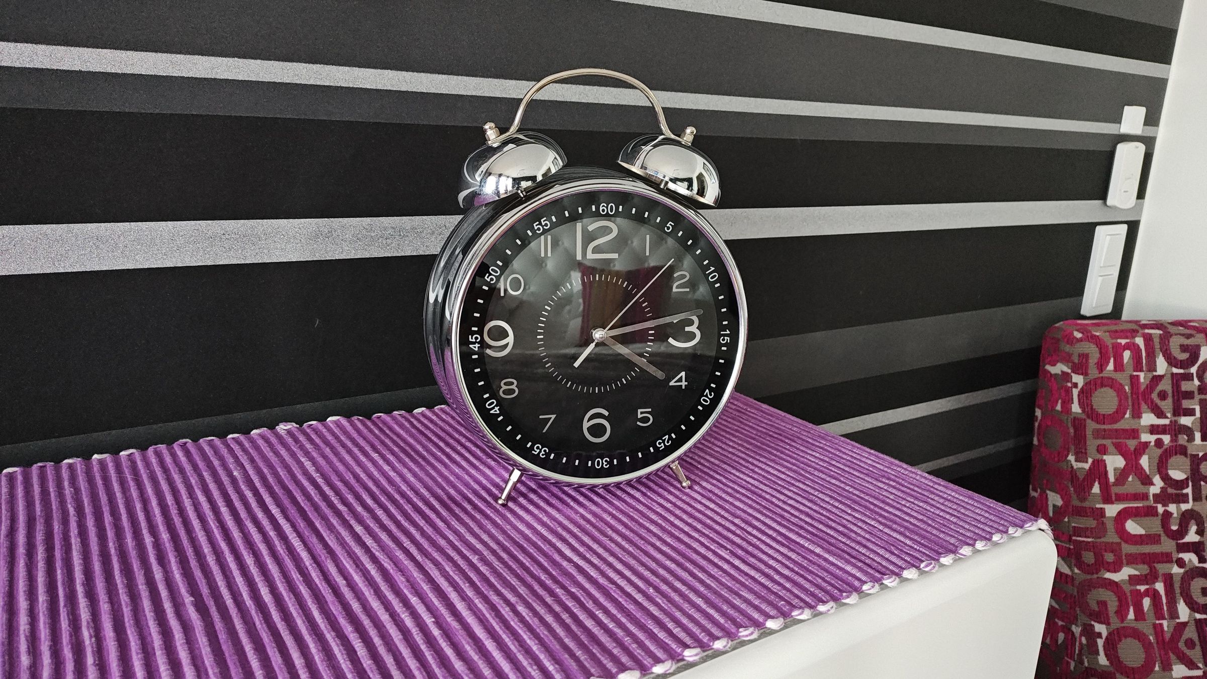 Replacing Analog Dial With Digital in Alarm Clock : 11 Steps (with Pictures) - Instructables