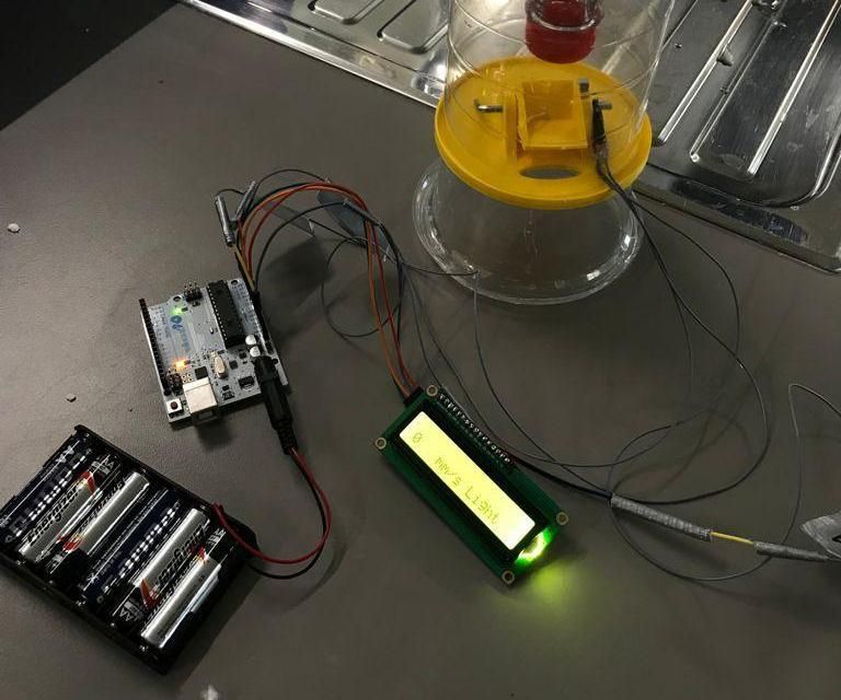 Tipping Bucket - Simple : 6 Steps - Instructables