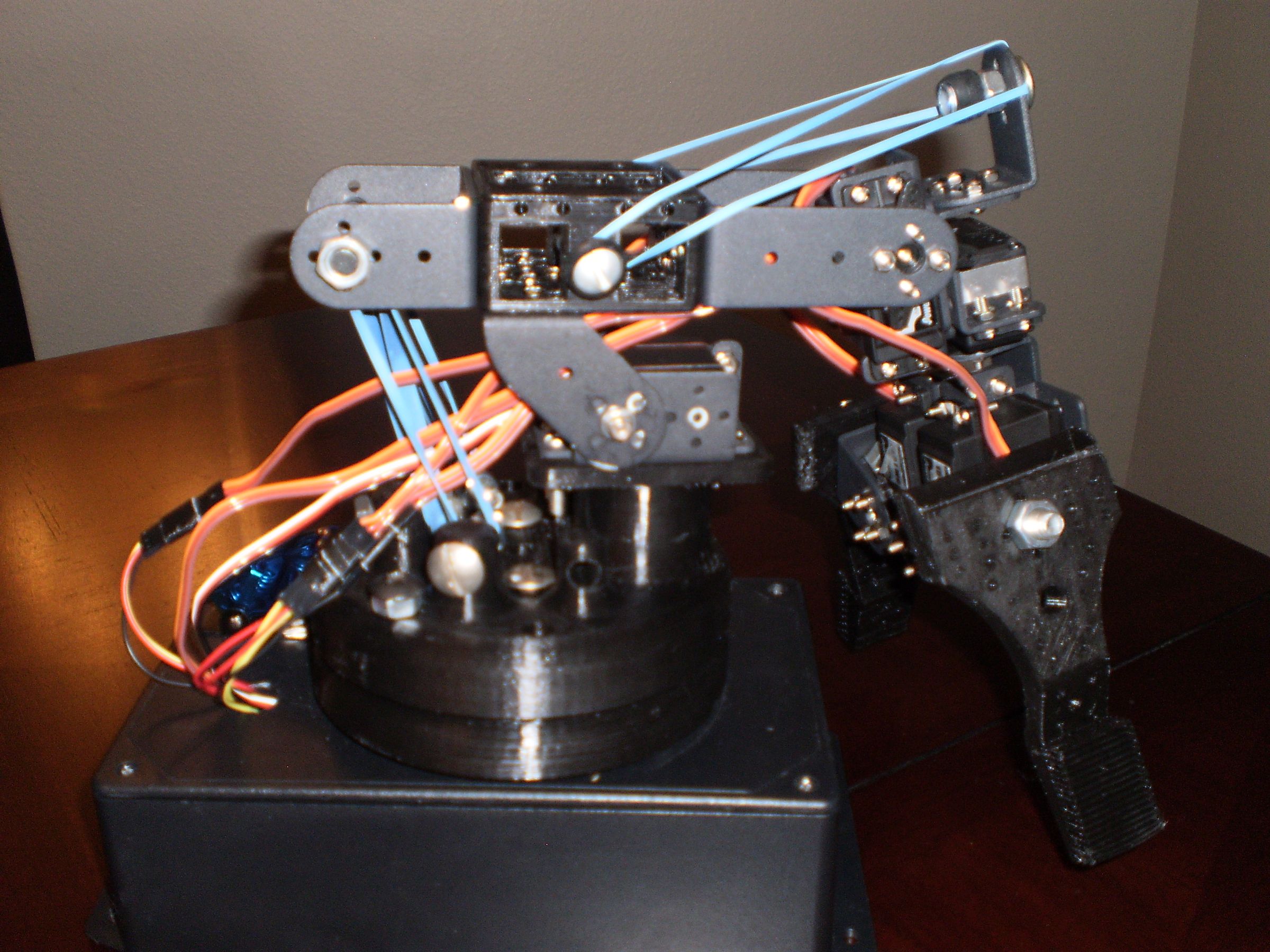 Xbox 360 ROBOTIC ARM [ ARDUINO ] : AXIOM ARM : 4 Steps - Instructables