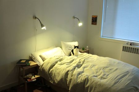 Our Outdated Bedroom - Instructables