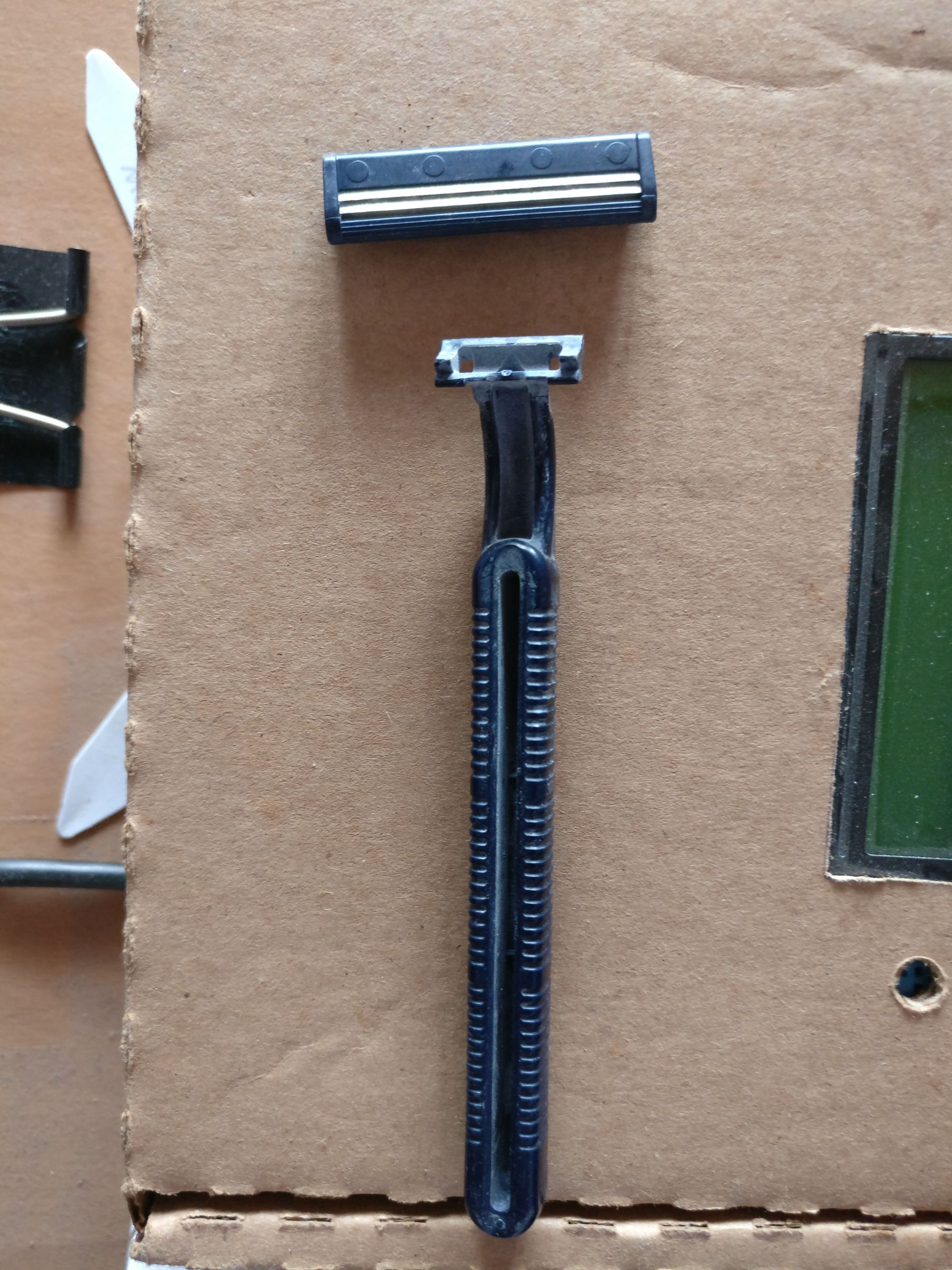 Recycled Razor Blades Clock : 3 Steps (with Pictures) - Instructables