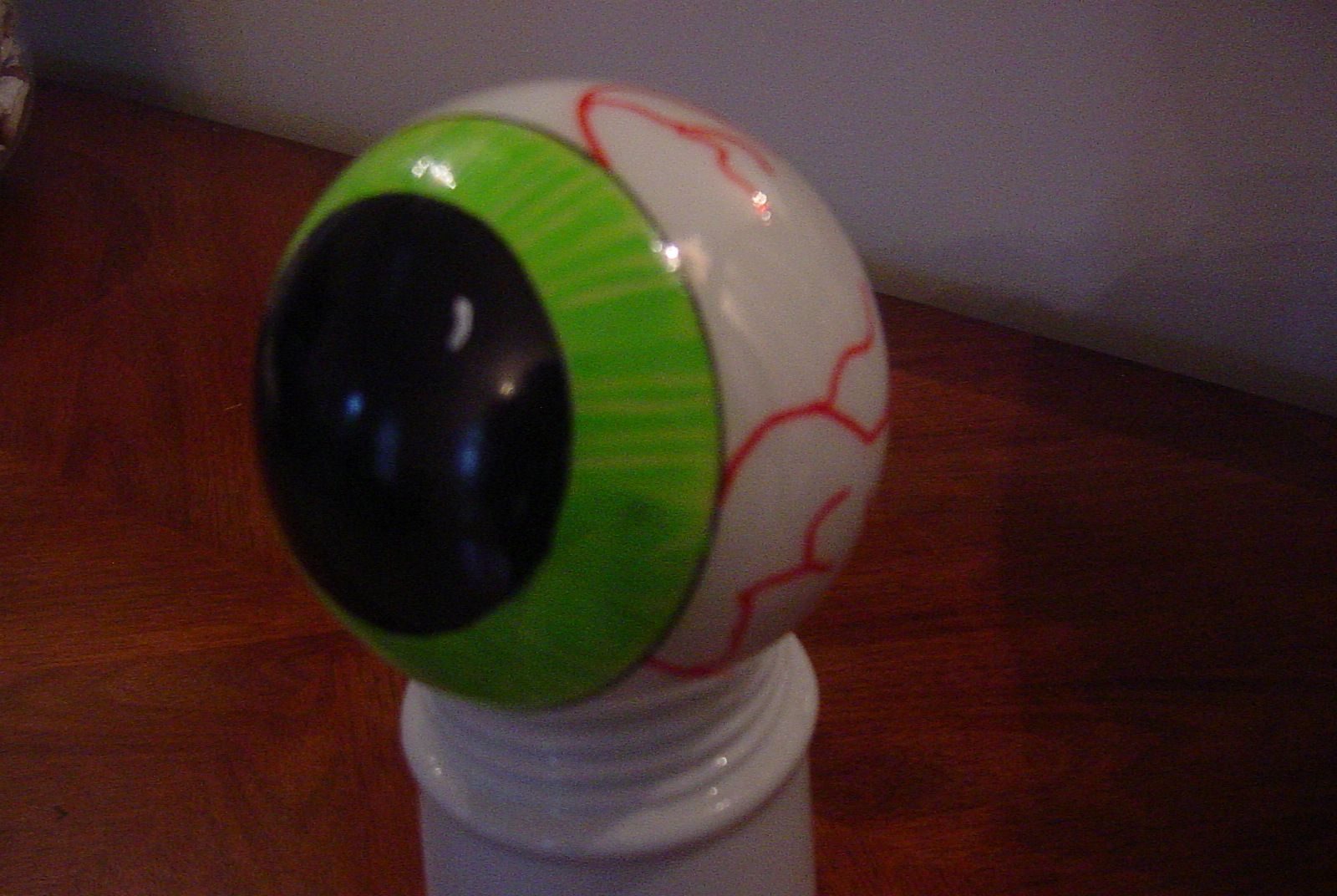 CREEPY Halloween Eyes EEK : 6 Steps (with Pictures) - Instructables