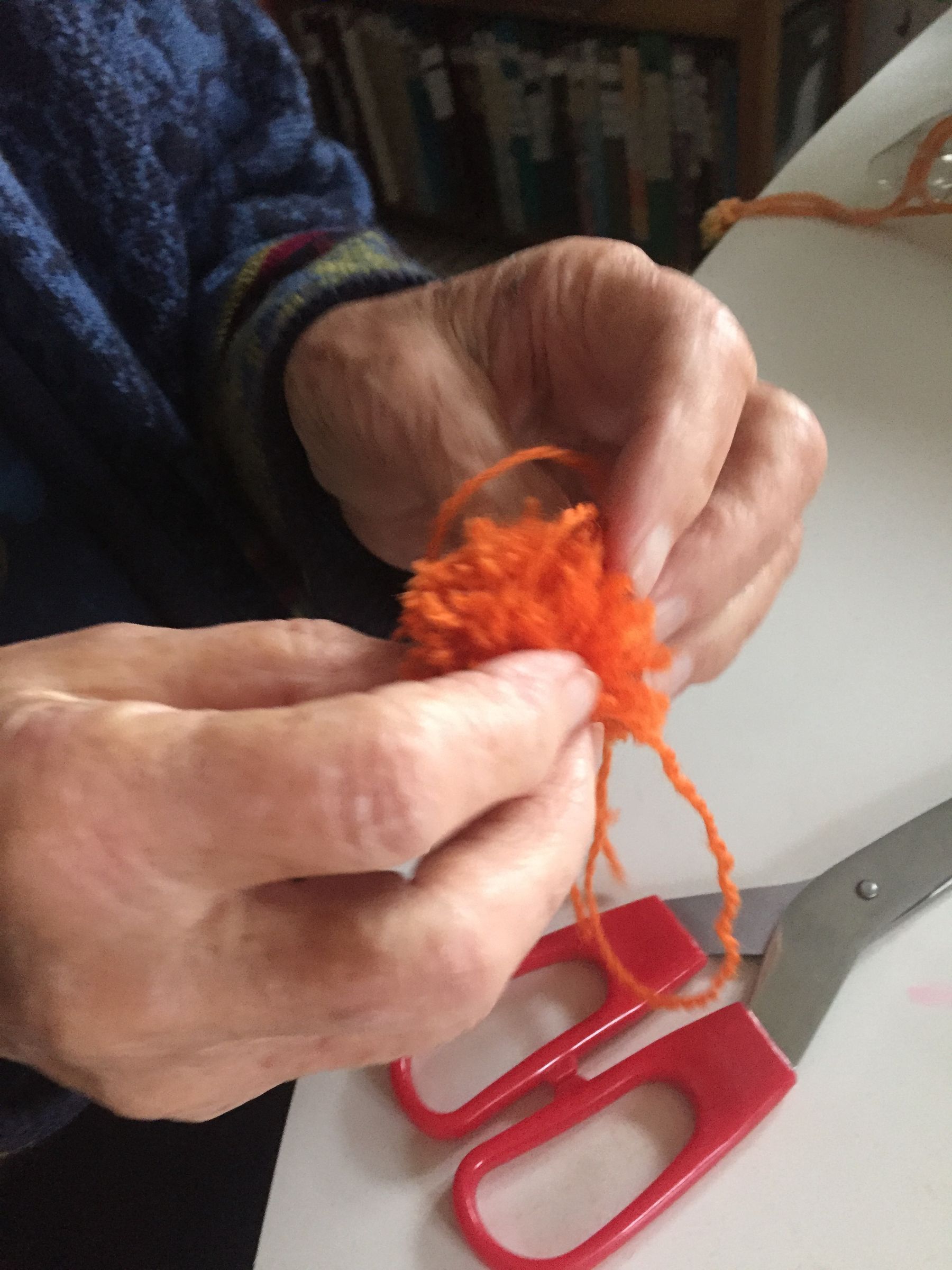 Grandma's Fluffy Pom-Pom Techniques : 14 Steps - Instructables