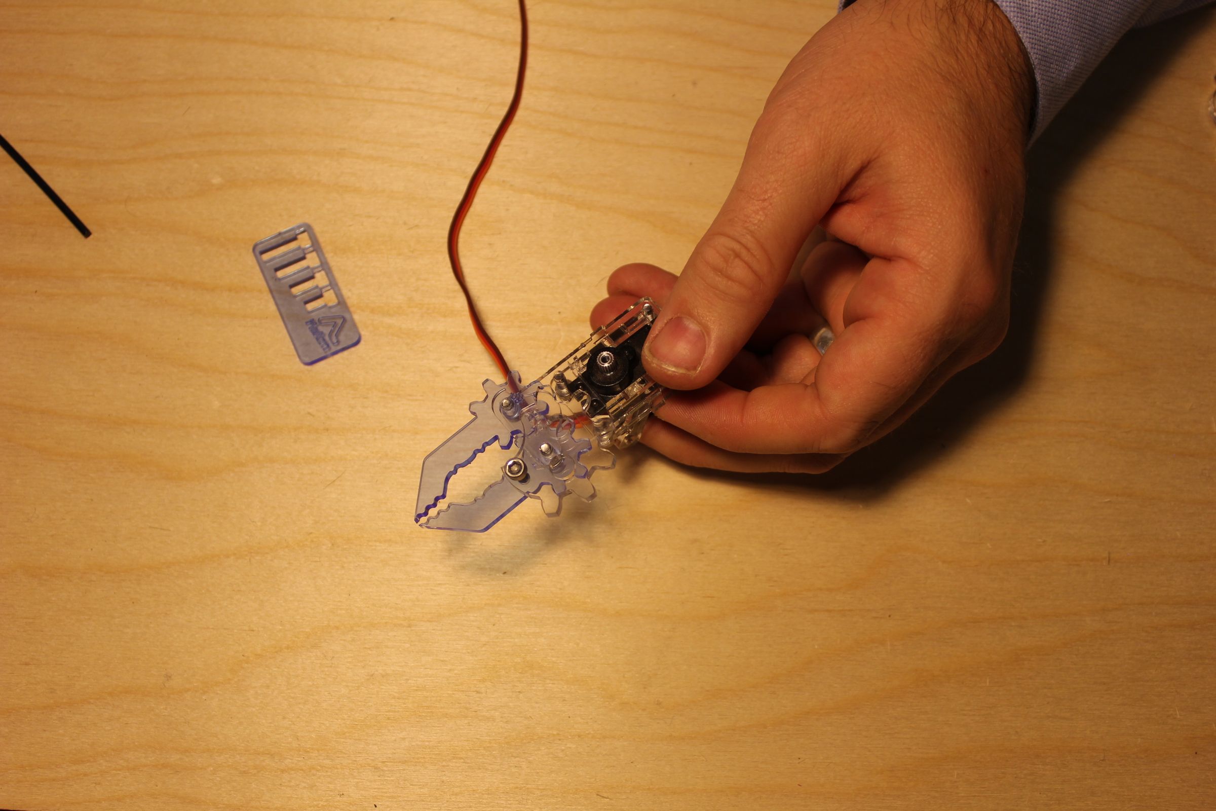 MeArm V1.1 - Tiny Open Source Robot Arm - Arduino, Raspberry Pi, Micro:bit Compatible : 18 Steps ...