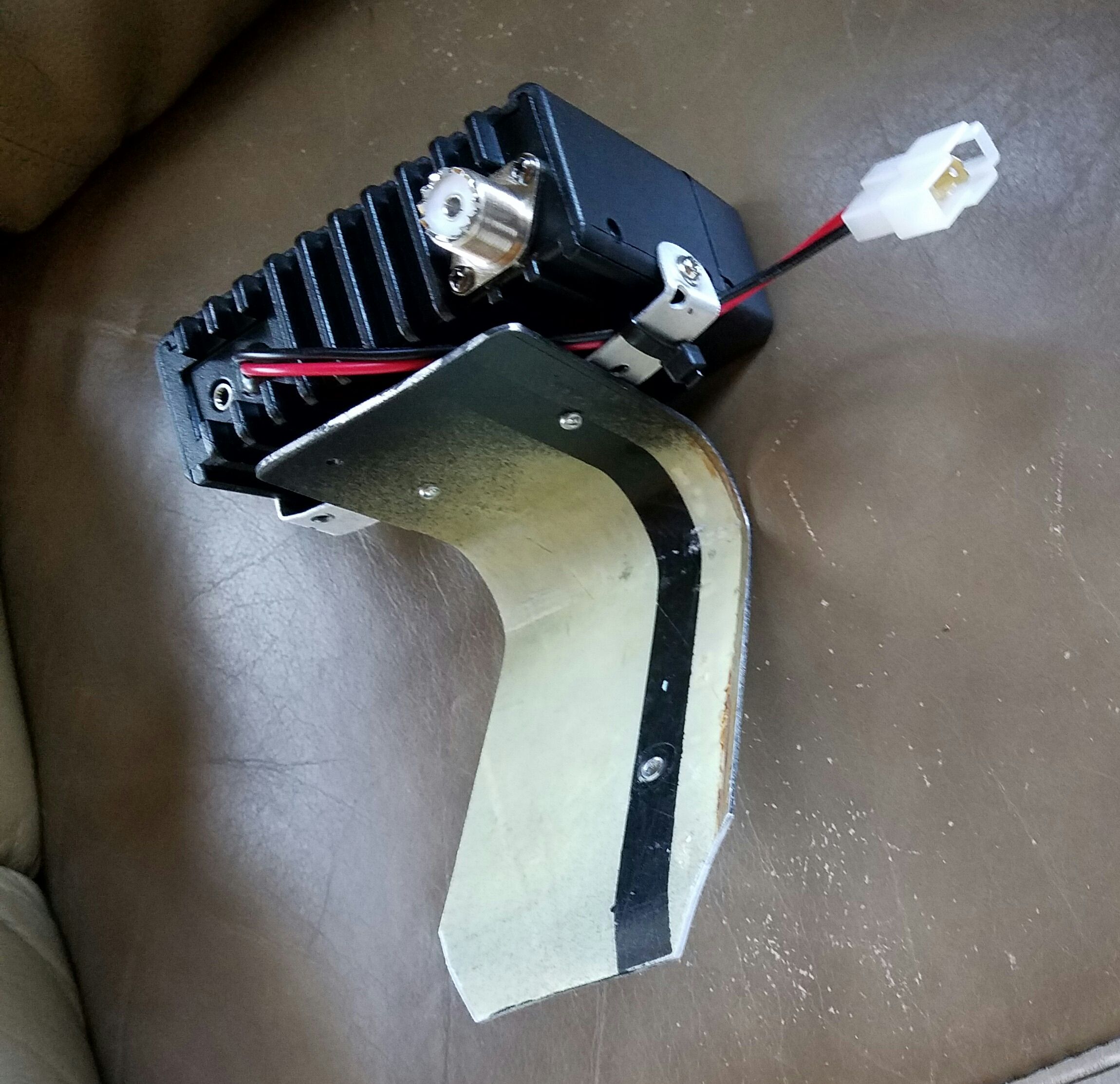 No Damage Ham Radio Installation : 3 Steps (with Pictures) - Instructables