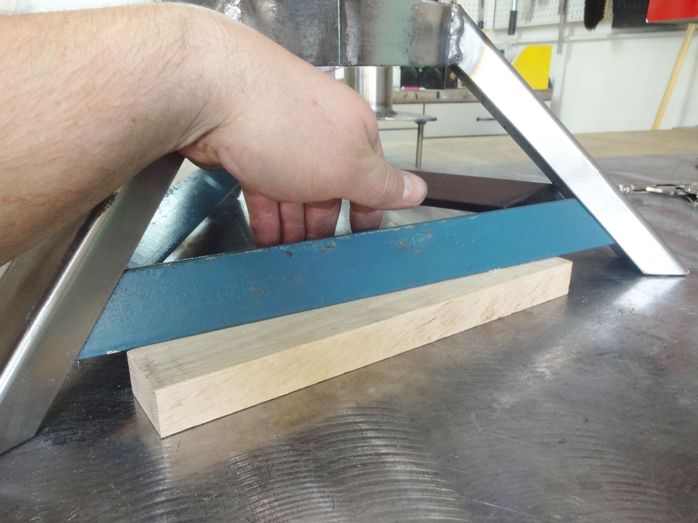 Height-Adjustable Portable Vise Stand : 22 Steps (with Pictures ...