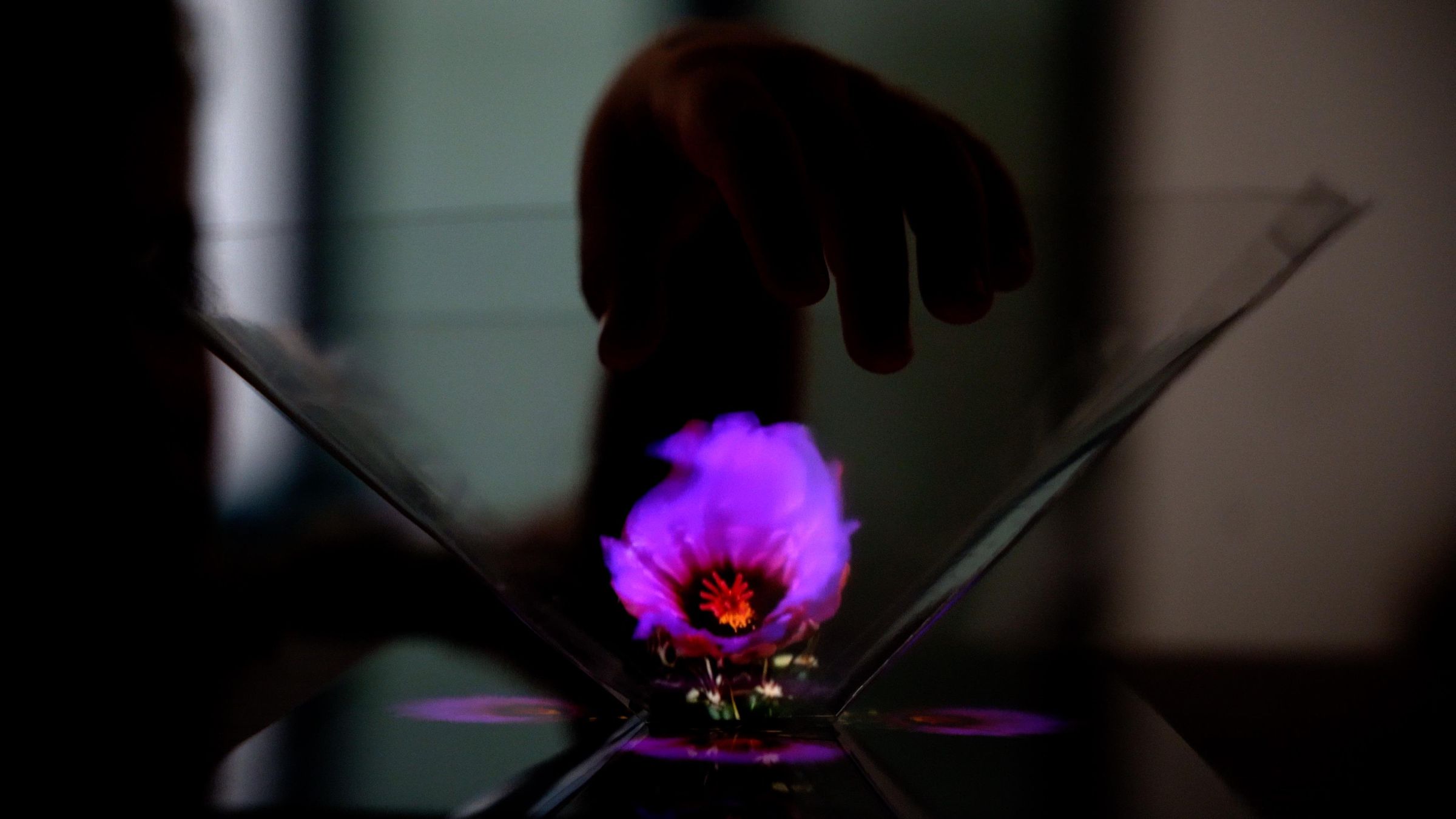 DIY IPad / Tablet Hologram : 6 Steps - Instructables