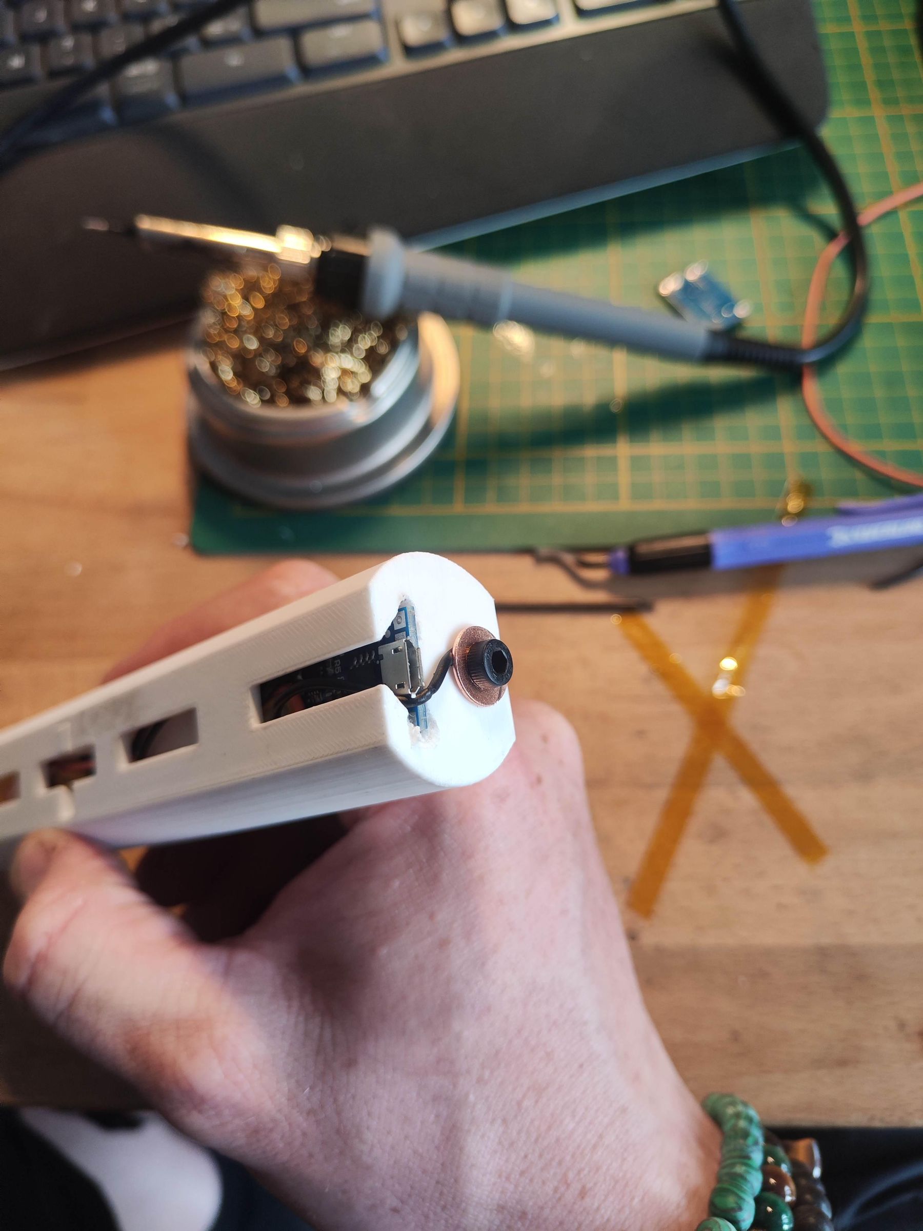 Yet Another DIY Maglite USB Rechargeable 18650 Cells for 3xD Replacement. : 4 Steps (with ...