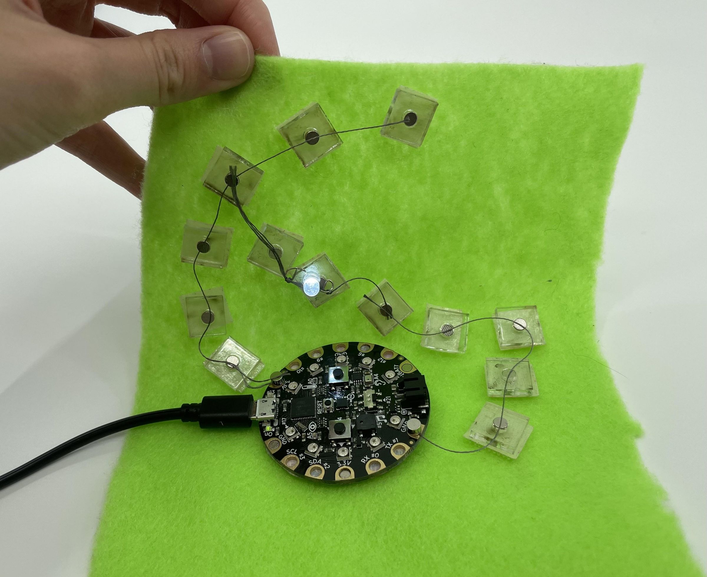 Arrangeable Prototype Board for E-textiles : 3 Steps - Instructables