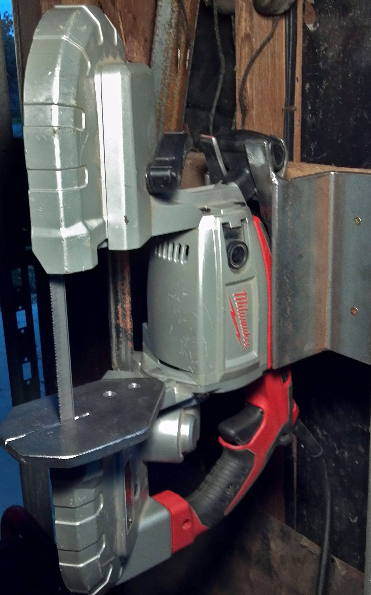 Nifty Vertical Table Saw Stand for You Portable Bandsaw That Keeps Your ...