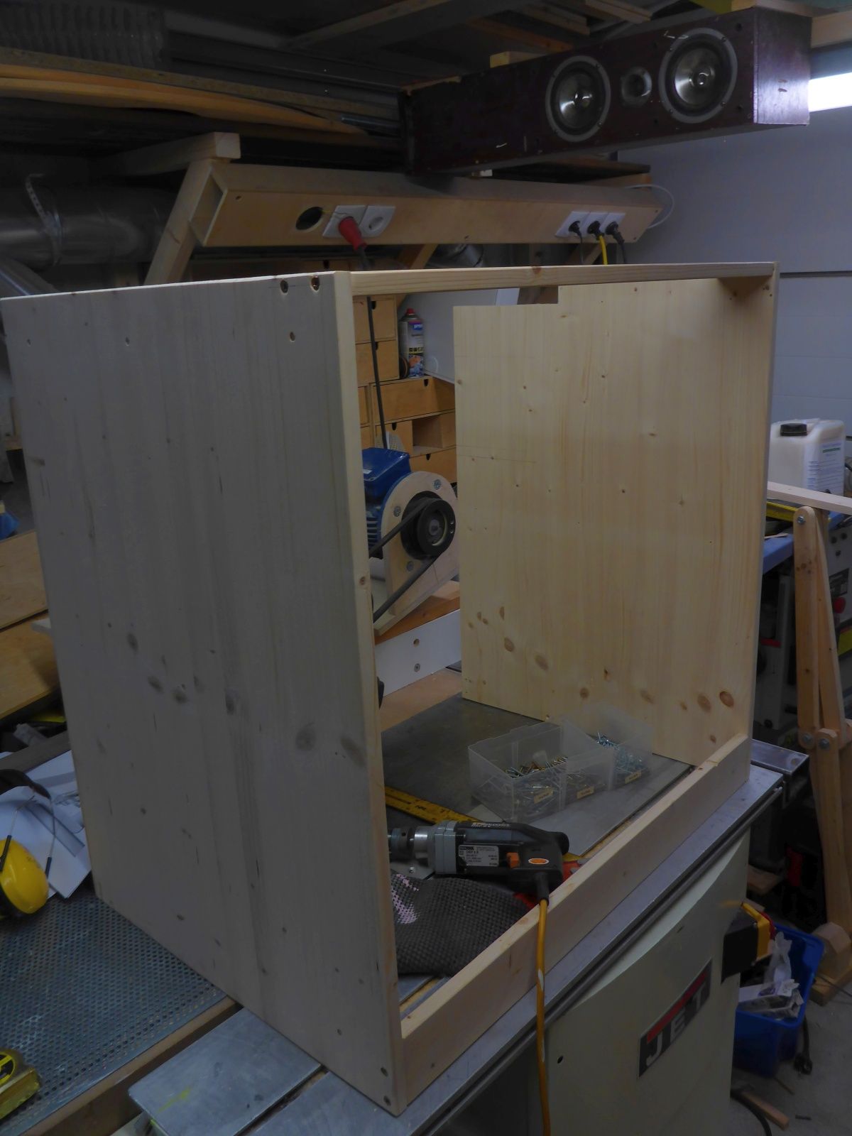 Build a Dust Extraction Cabin for the Miter Saw : 10 Steps (with ...