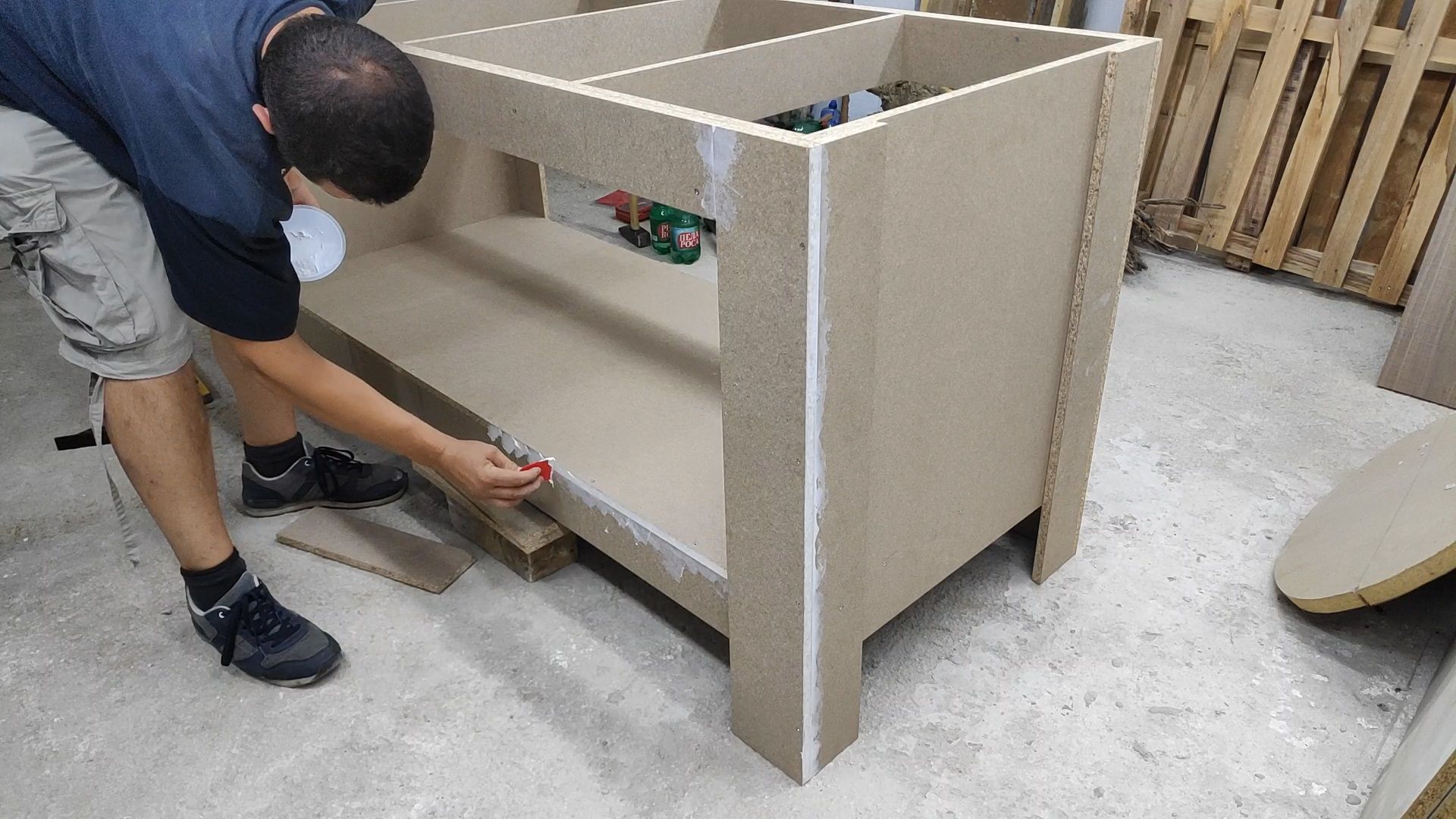 Less Than $50 Particleboard Workbench : 9 Steps (with Pictures ...