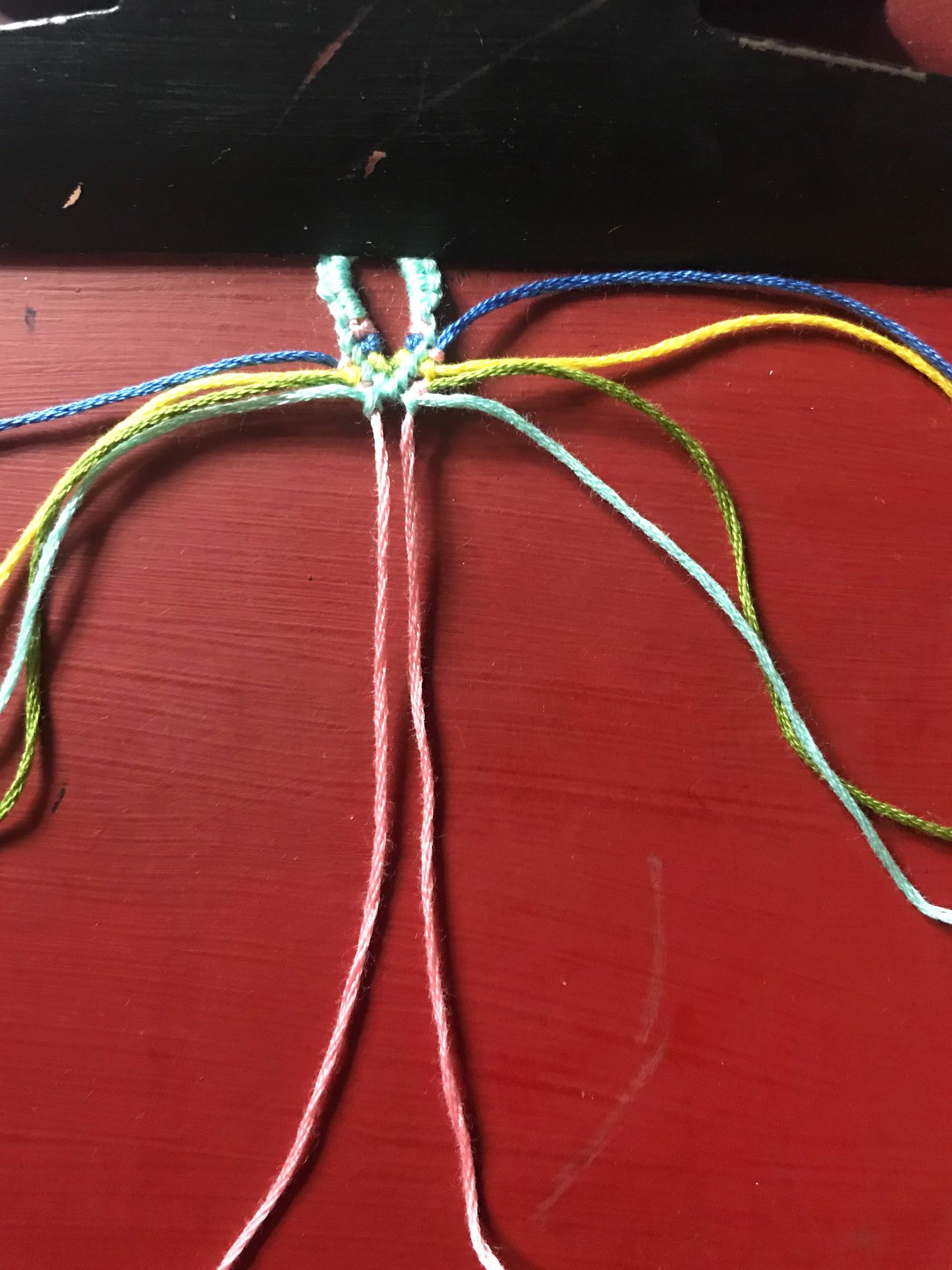 Friendship Bracelet With Teardrop Loop and Triangle Ending : 7 Steps - Instructables